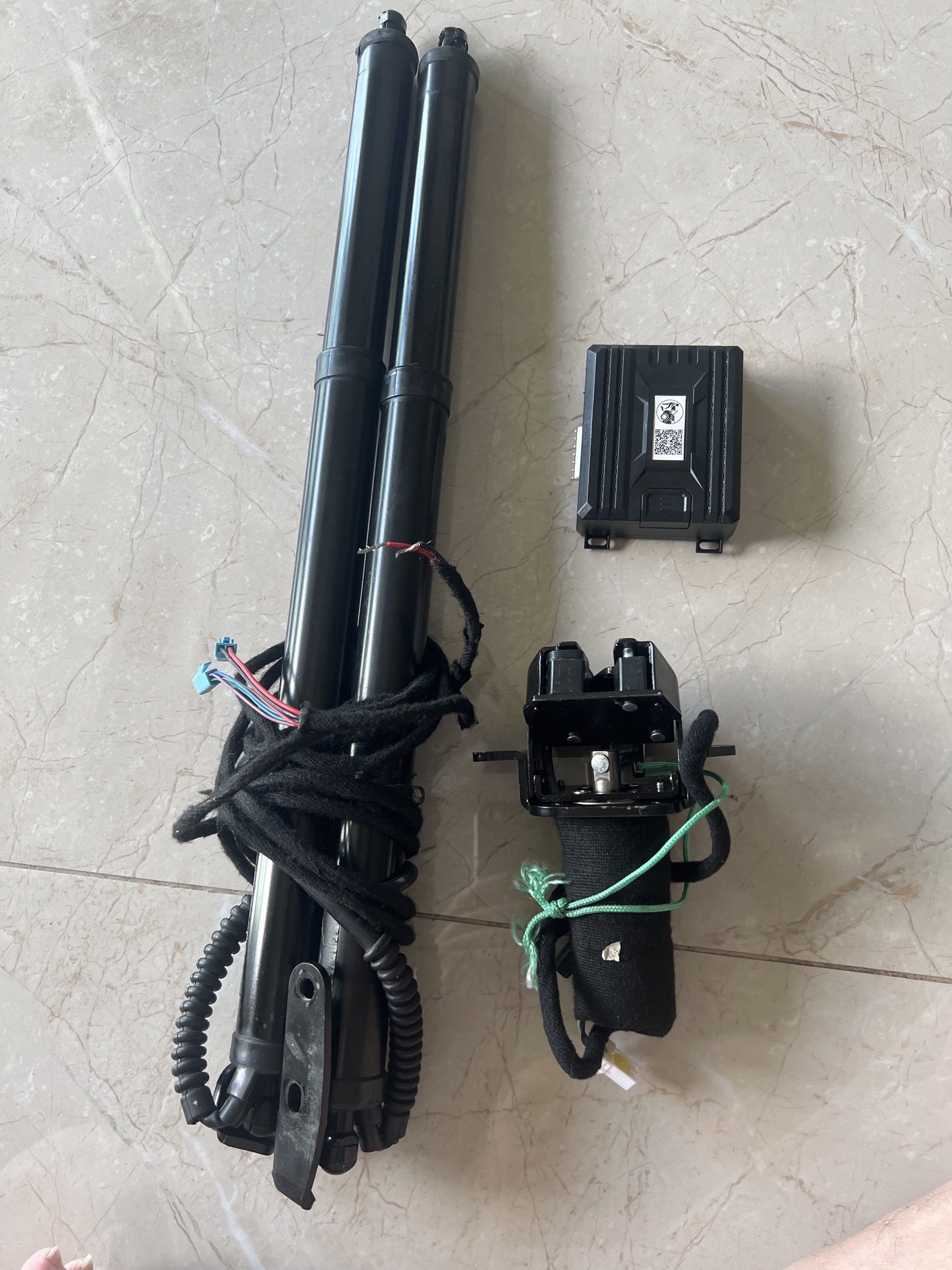 Toyota Electric Tailgate Lift Kit, Car Accessories, Accessories on ...