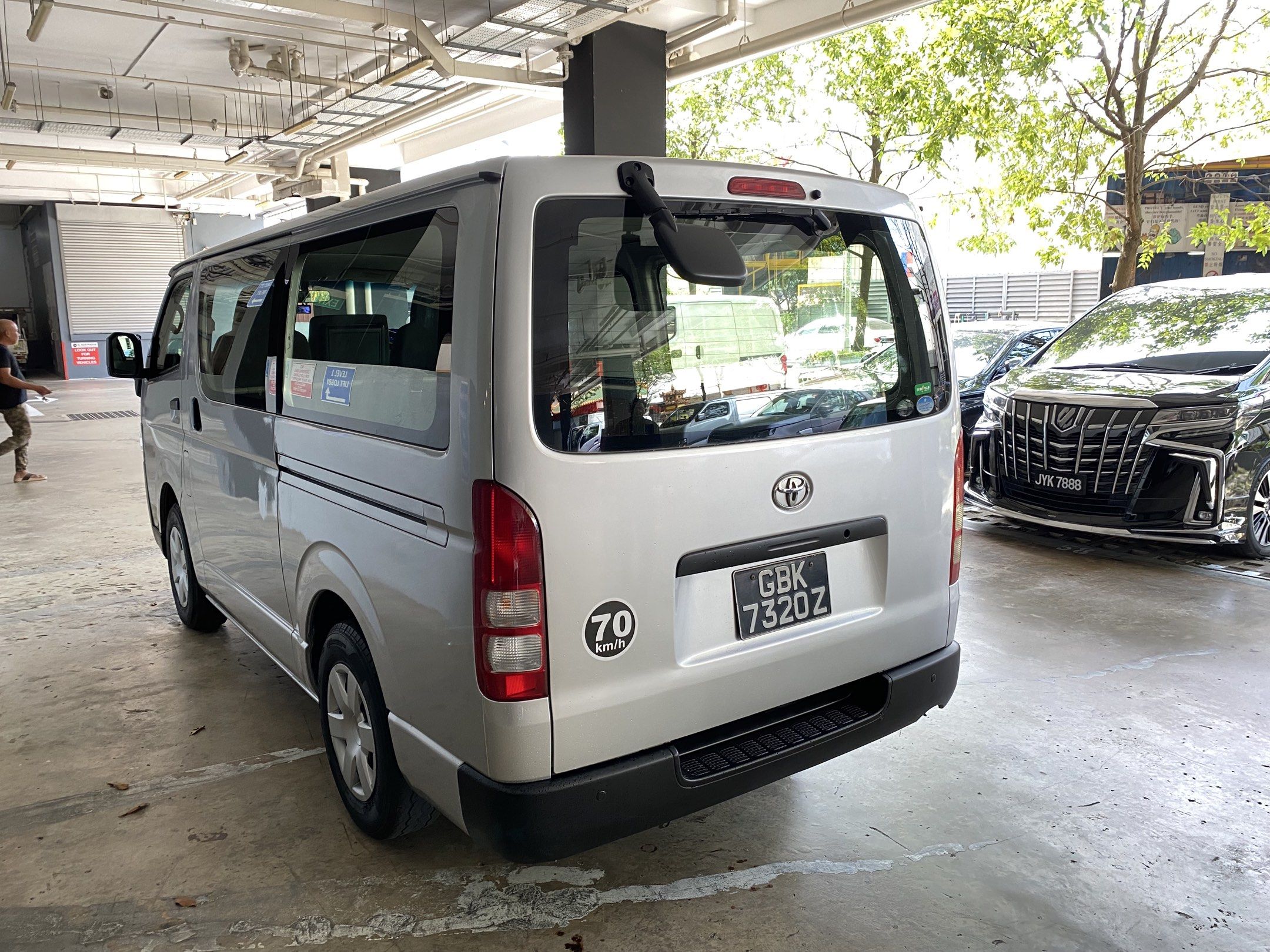 Toyota hiace auto diesel van for lease, Cars, Commercial Vehicles ...