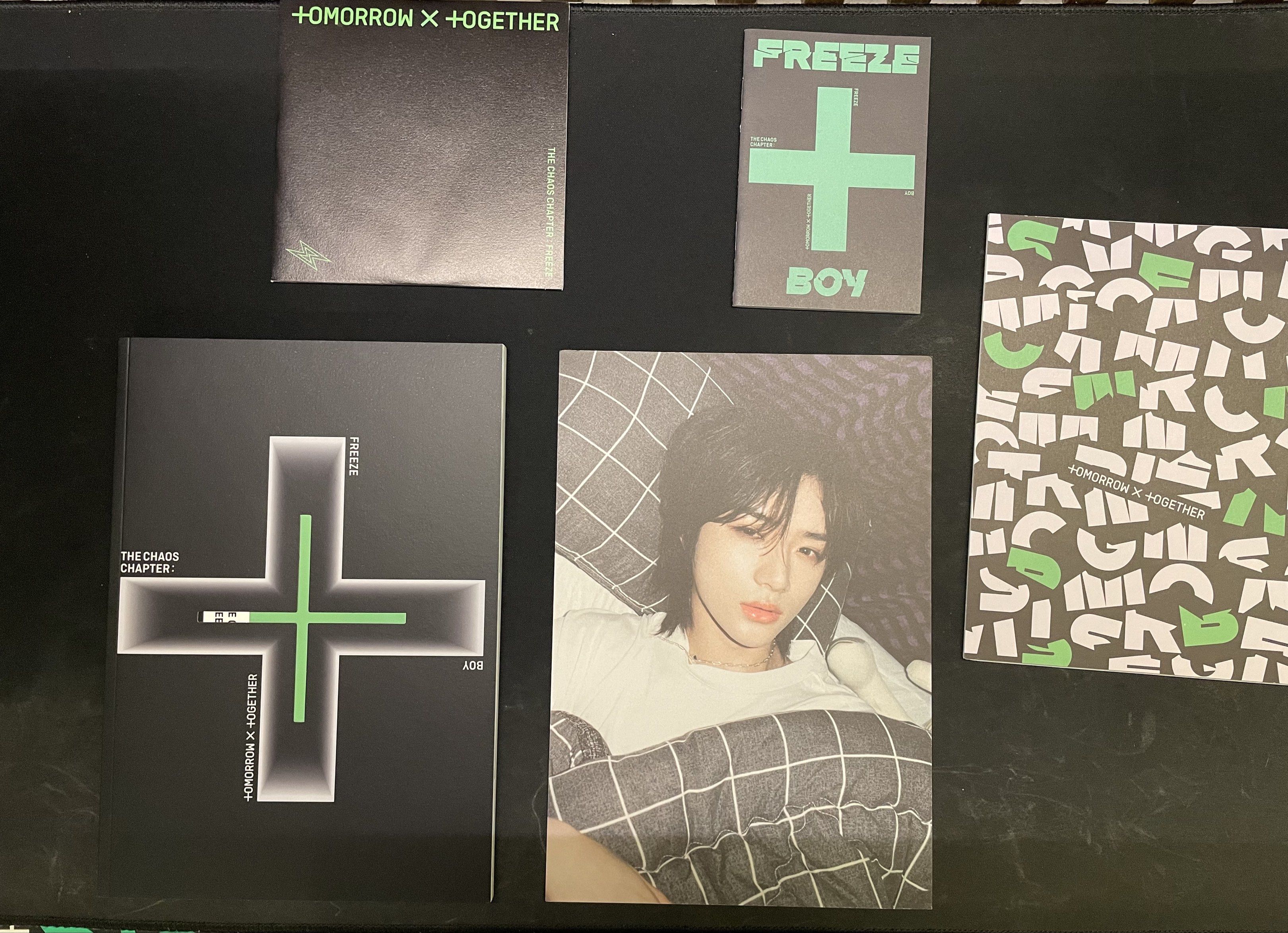TXT Freeze BOY VER unsealed album, Hobbies & Toys, Memorabilia ...