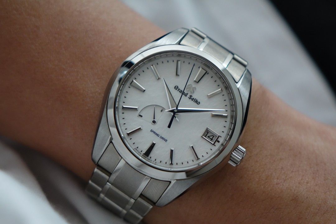 2025 Grand Seiko SBGA211 Snowflake full set, Luxury, Watches on Carousell