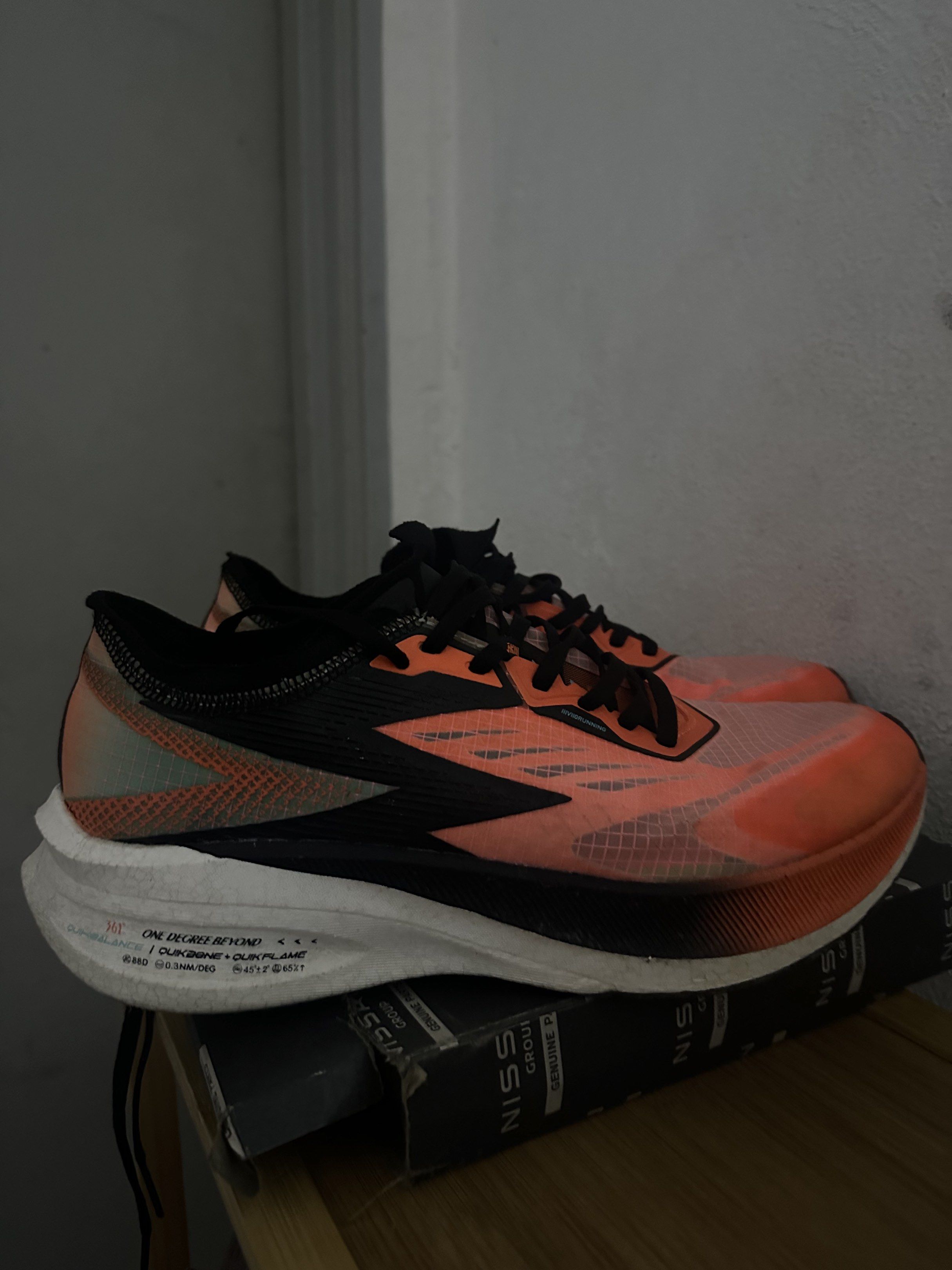 361 Degrees Flame 1.0 PB Carbon Plate Running Shoes, Men's Fashion ...