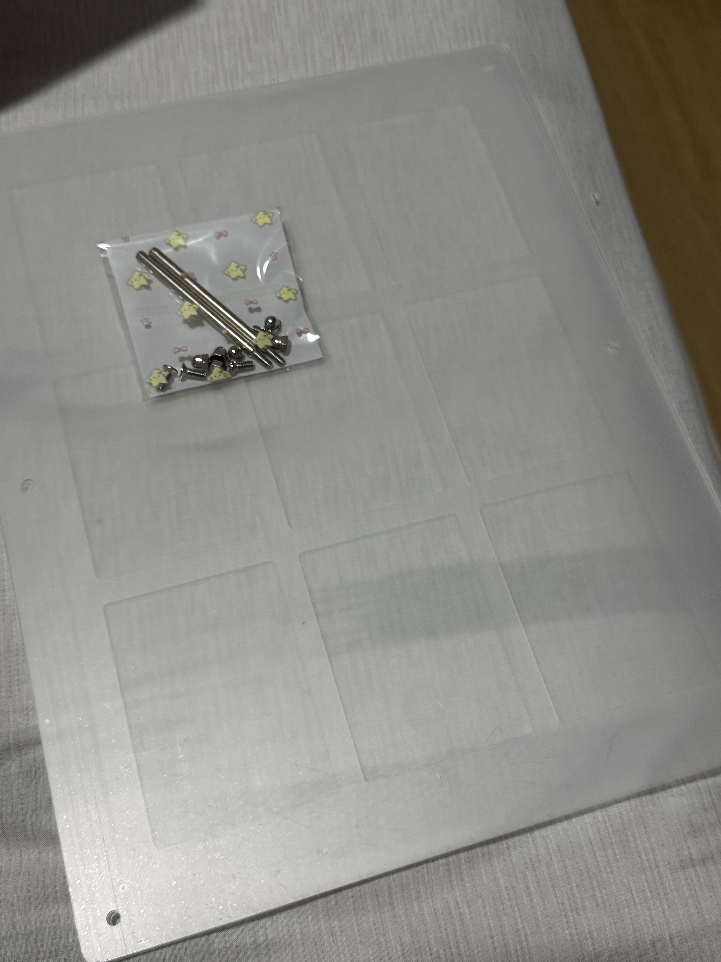 9 photocards display stand, Hobbies & Toys, Memorabilia & Collectibles ...