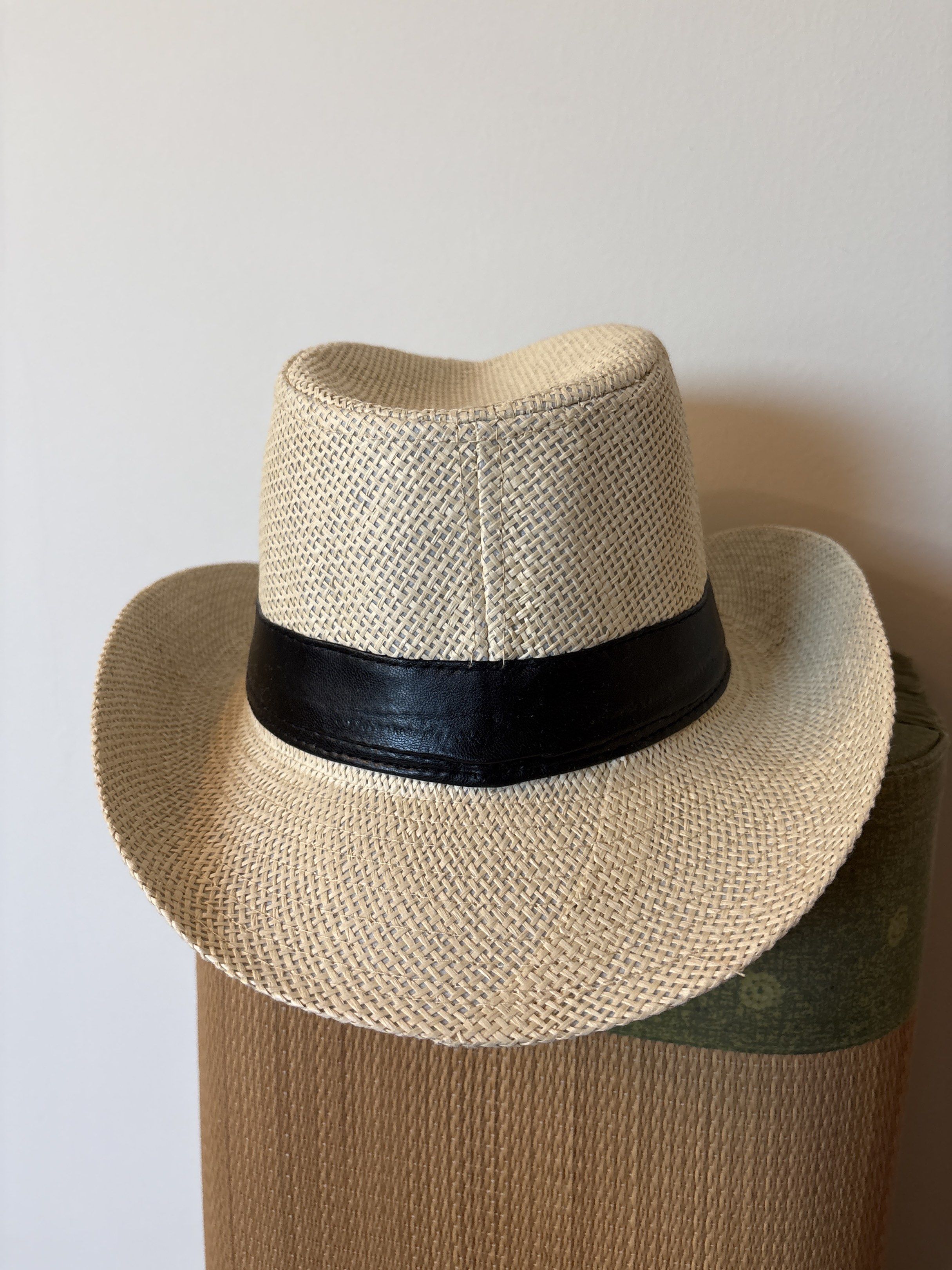 Anantara Dhigu Maldives Hat, Men's Fashion, Watches & Accessories, Caps ...