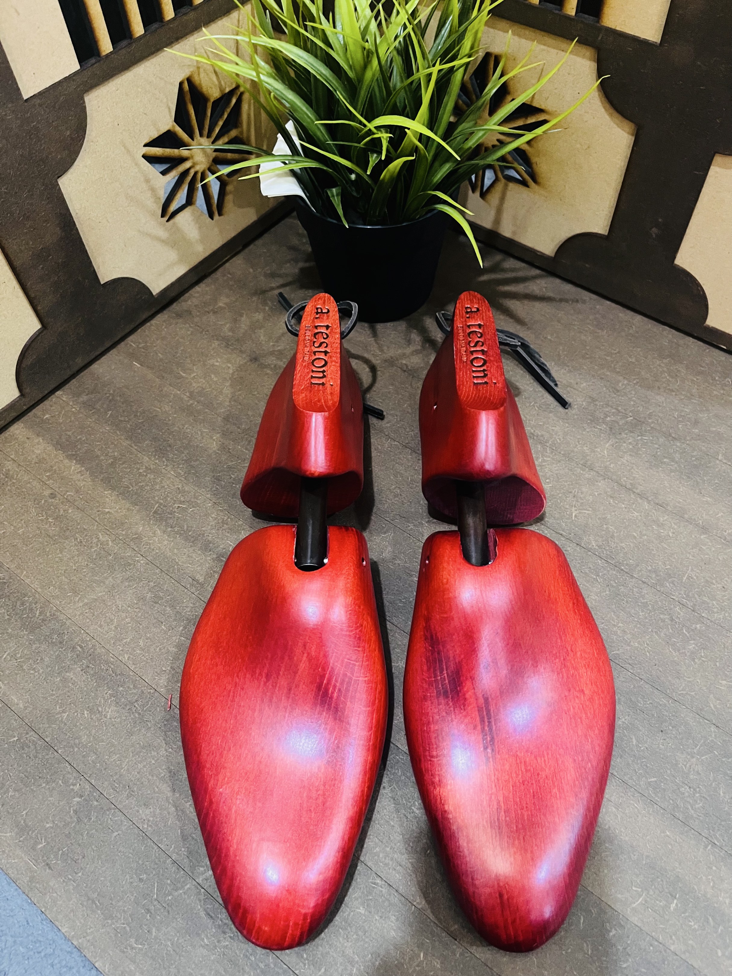 a.testoni- Shoe Tree/Unique Shoe Tree Red Oak Wood - M, Men's Fashion ...