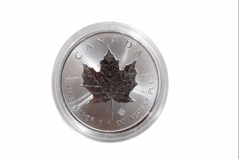 Canadian Silver Maple Leaf Coin - 1 oz American Eagle 1 oz Fine Silver ...