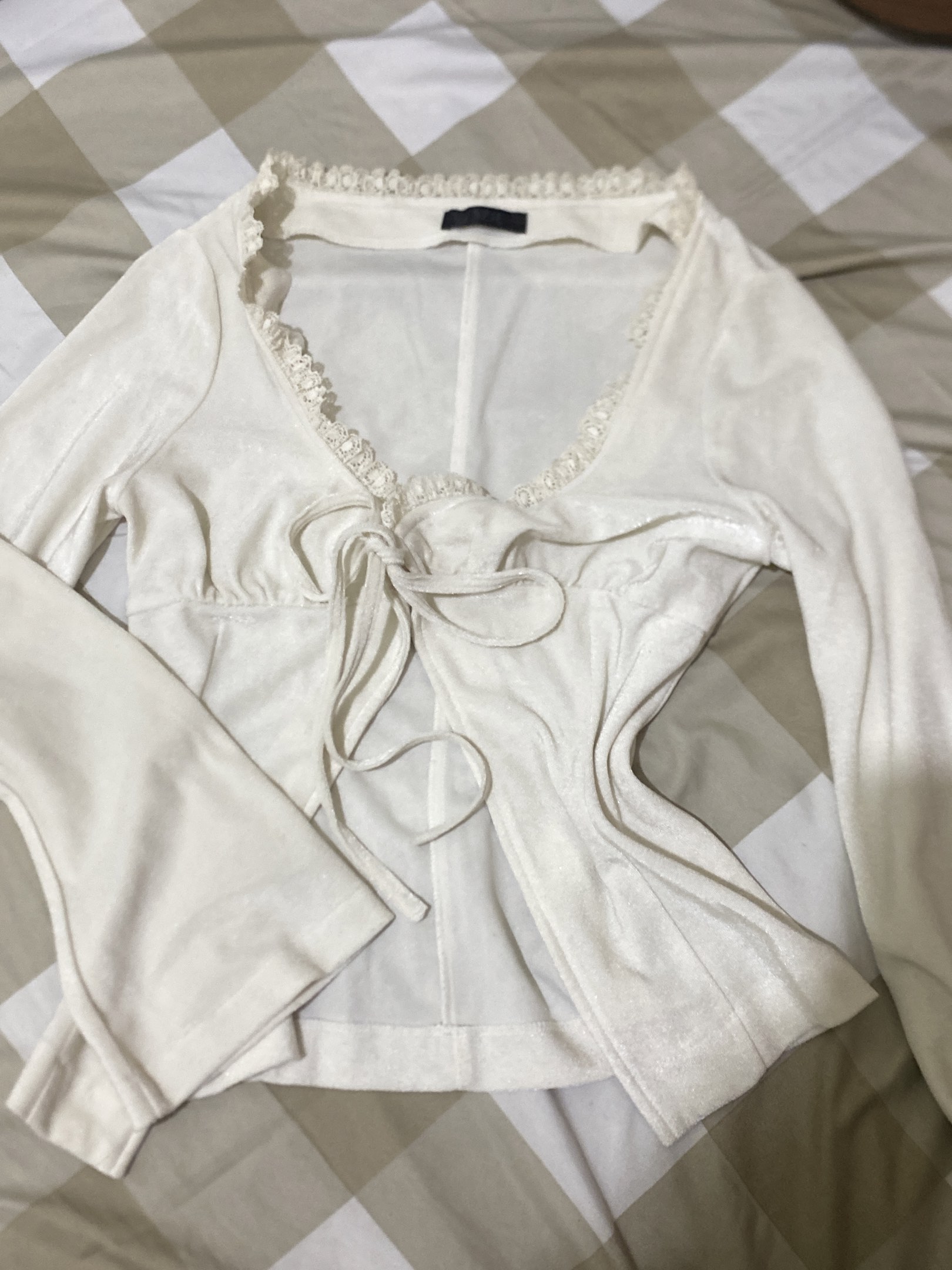 cardigan coquette putih, Fesyen Wanita, Pakaian Wanita, Atasan di Carousell