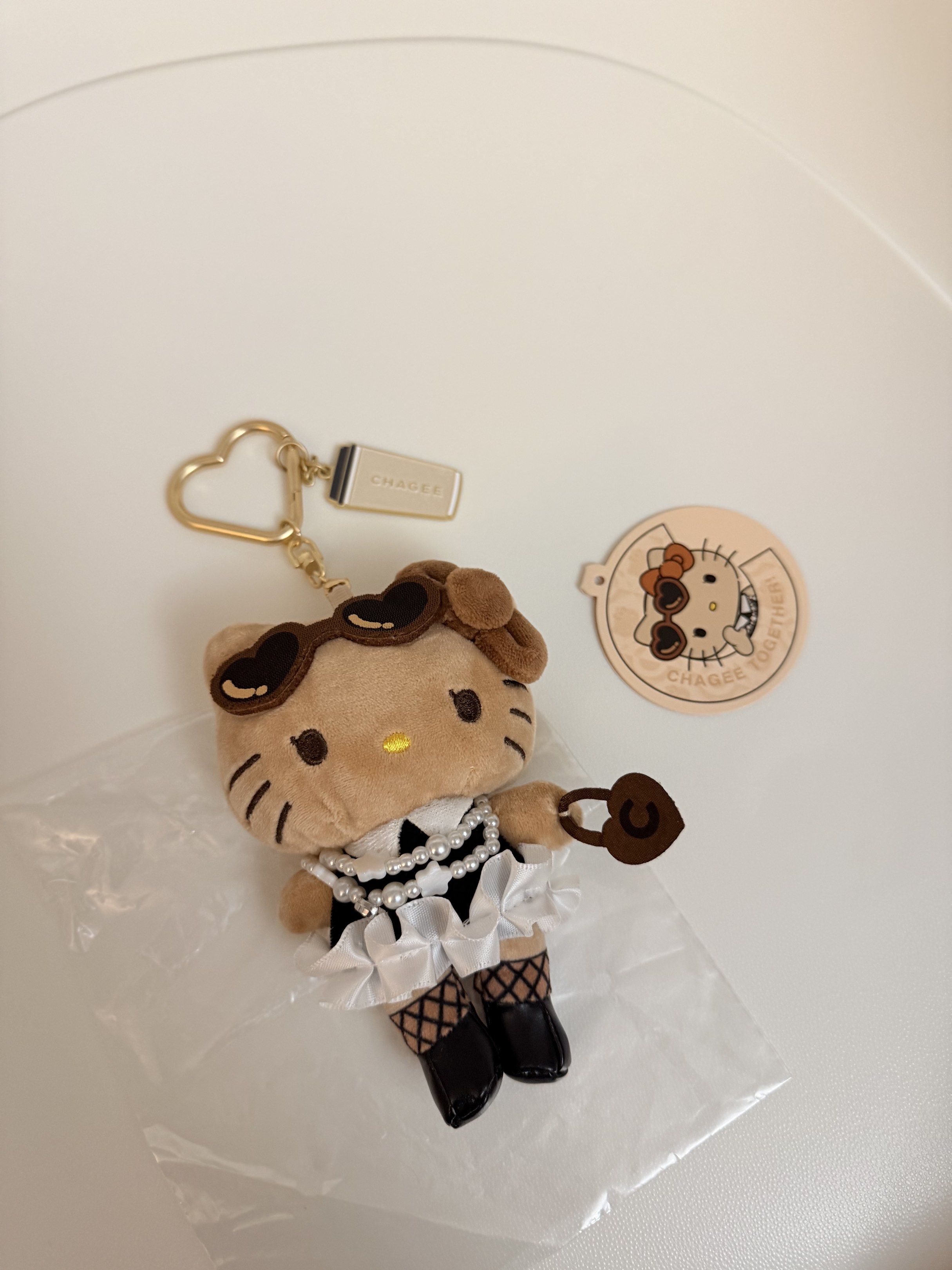 Chagee Kitty Keychain, Hobbies & Toys, Toys & Games on Carousell