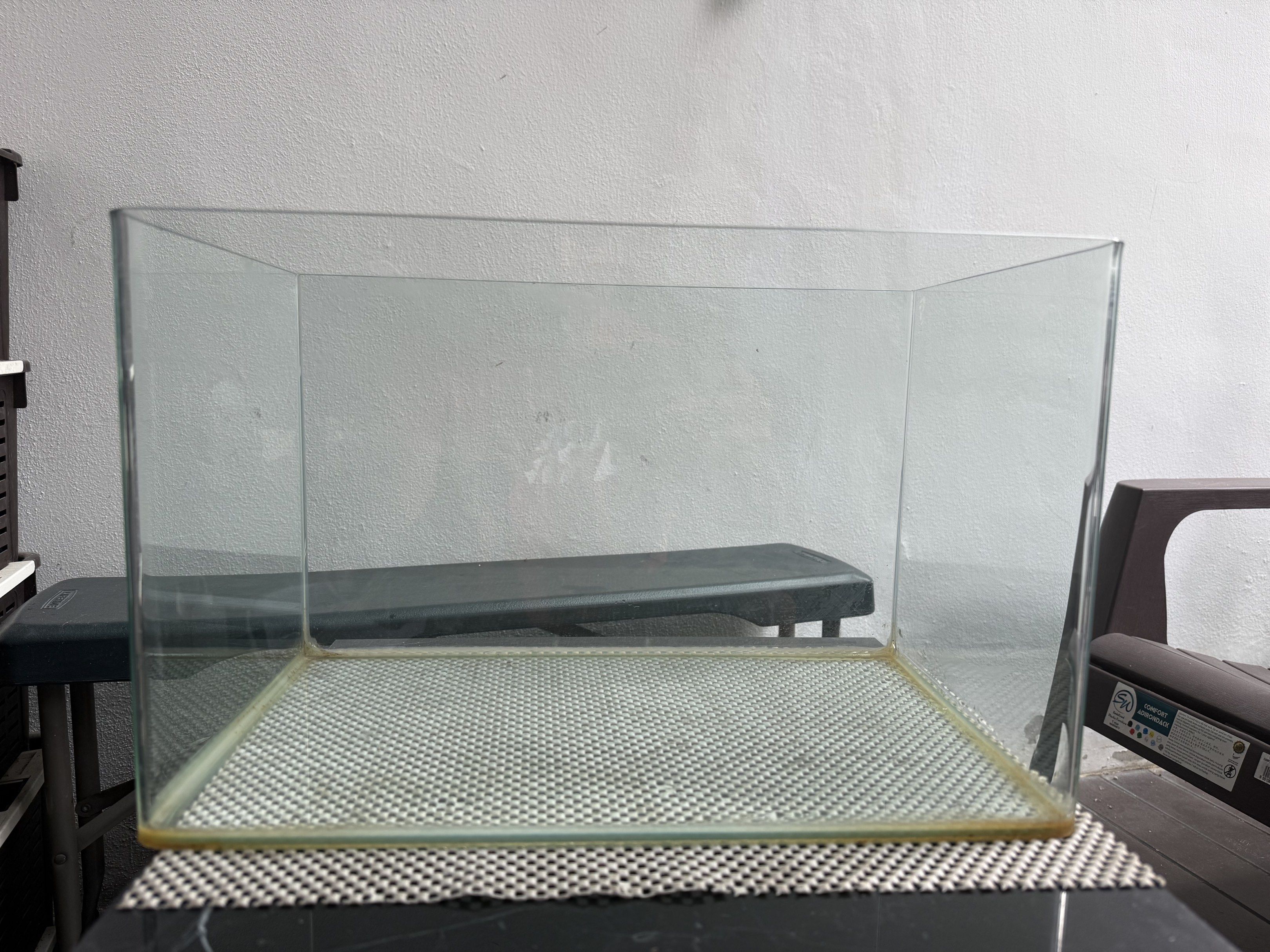 Curved Glass Aquarium Tank 40cm, Pet Supplies, Homes & Other Pet ...