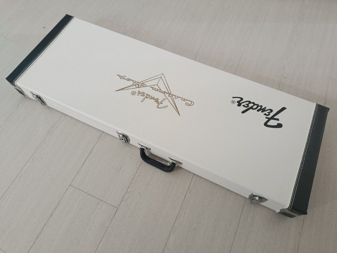 Fender Custom Shop electric Guitar Case - White, Hobbies & Toys ...