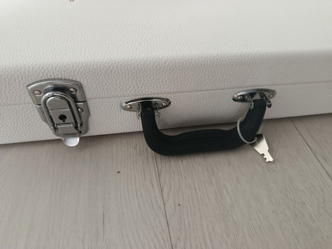 Fender Custom Shop electric Guitar Case - White, Hobbies & Toys ...