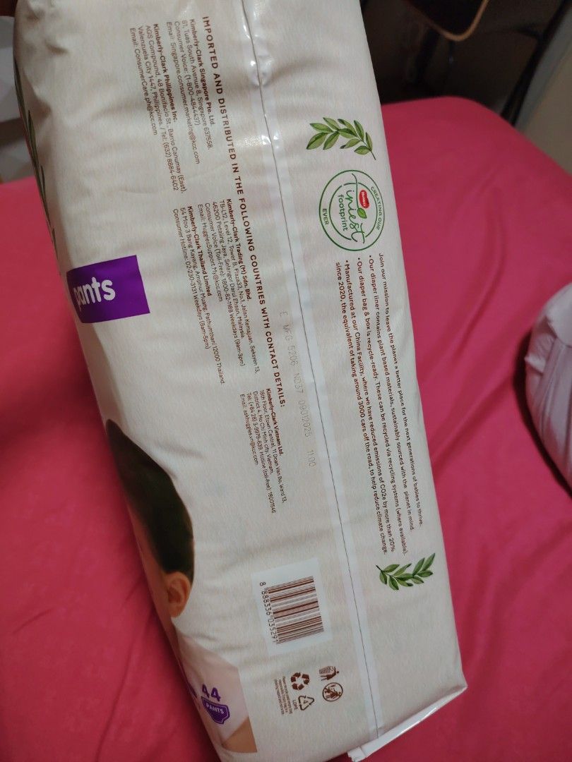 Huggies Nature Made Platinum Diapers, Babies & Kids, Bathing & Changing ...