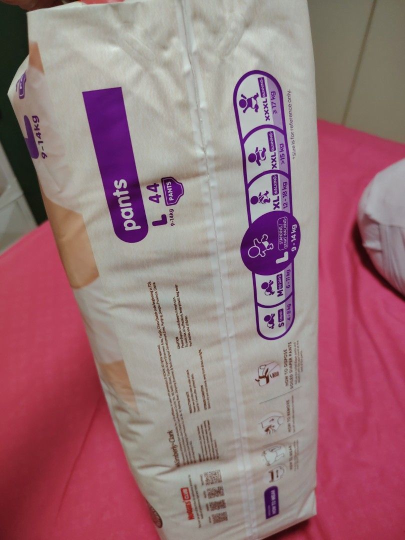 Huggies Nature Made Platinum Diapers, Babies & Kids, Bathing & Changing ...