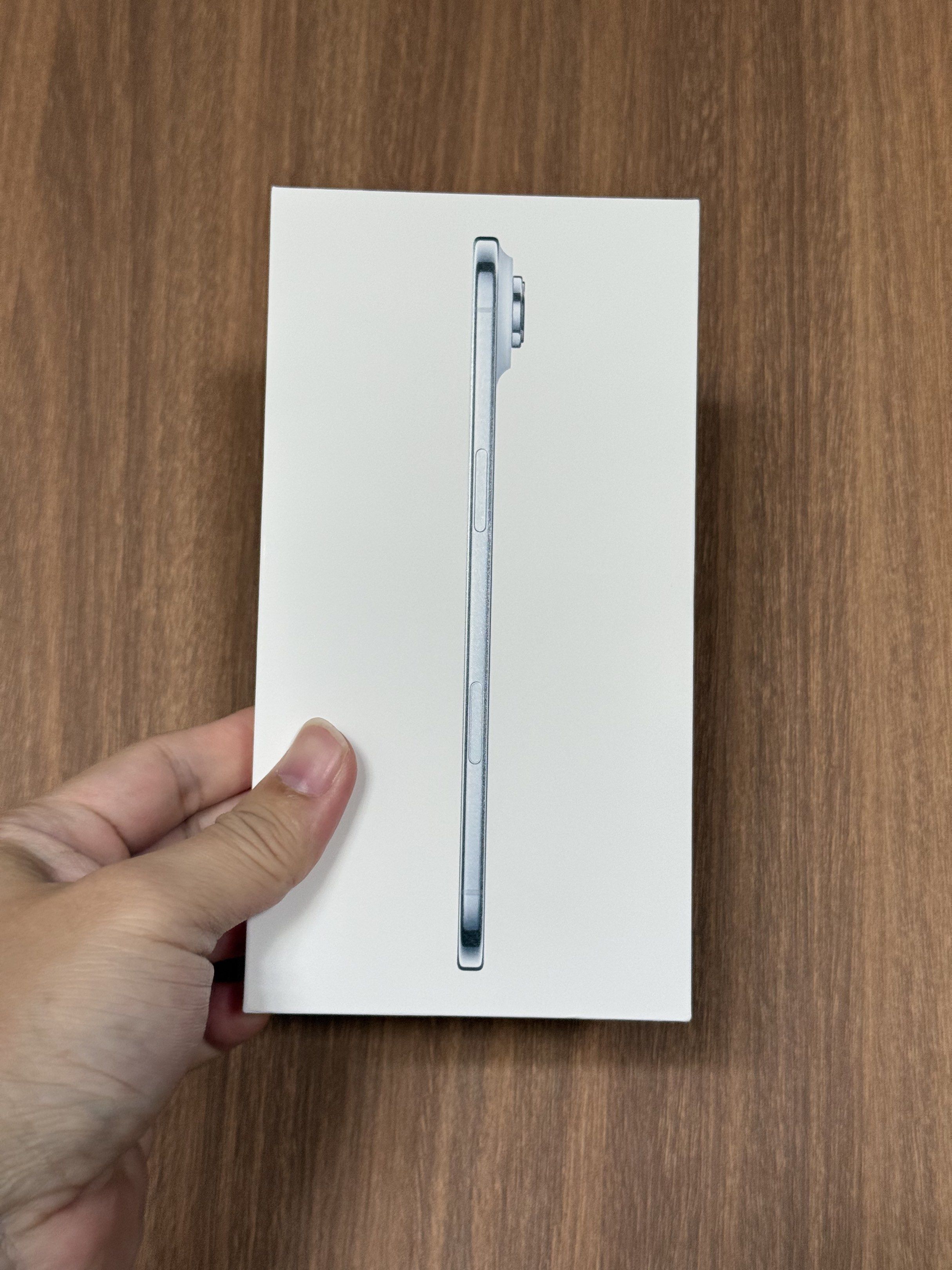 iPhone Air Sky Blue 256GB, Mobile Phones & Gadgets, Mobile Phones ...