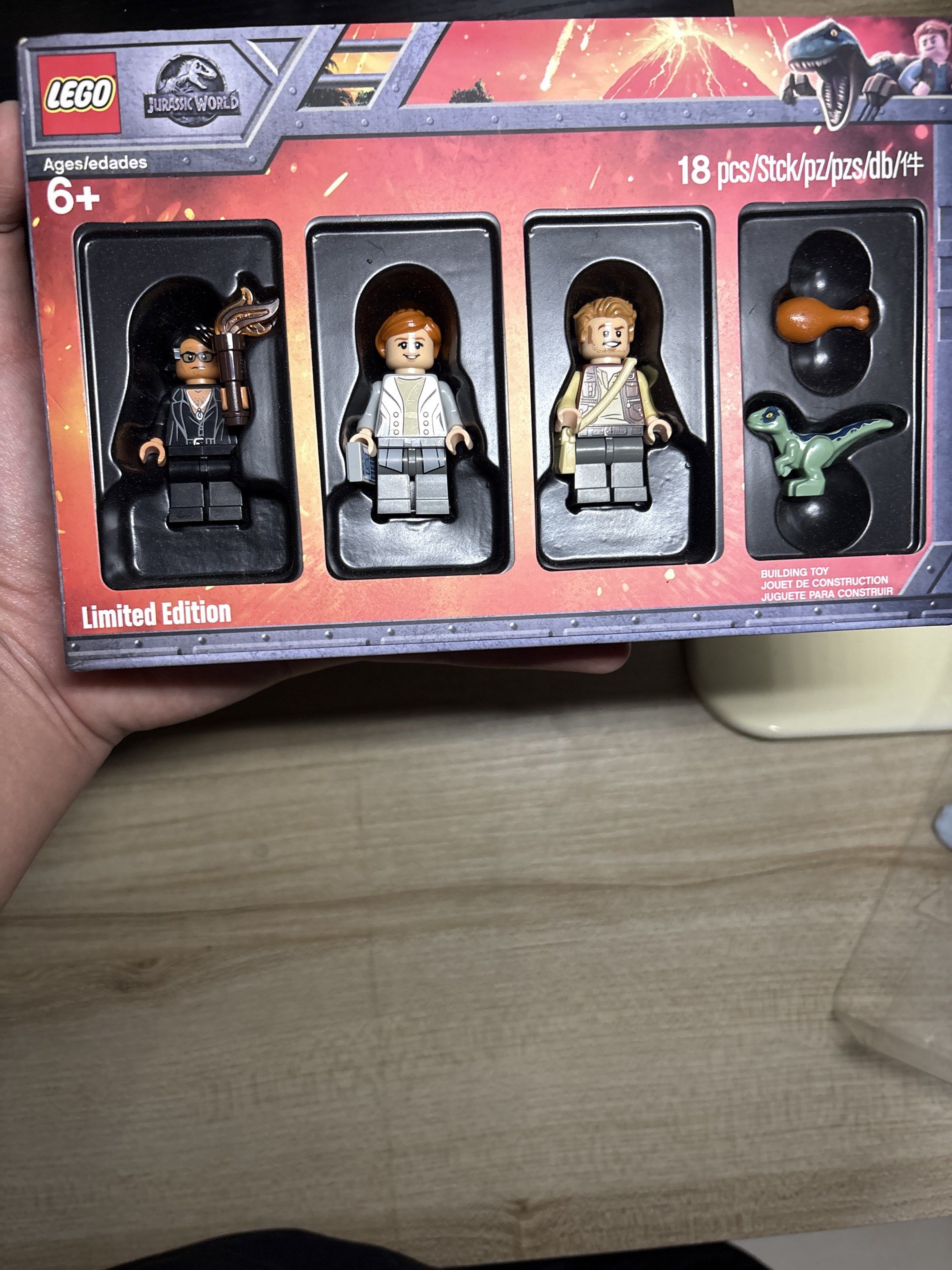 LEGO Jurassic World Minifigure Set - Limited Edition, Hobbies & Toys ...