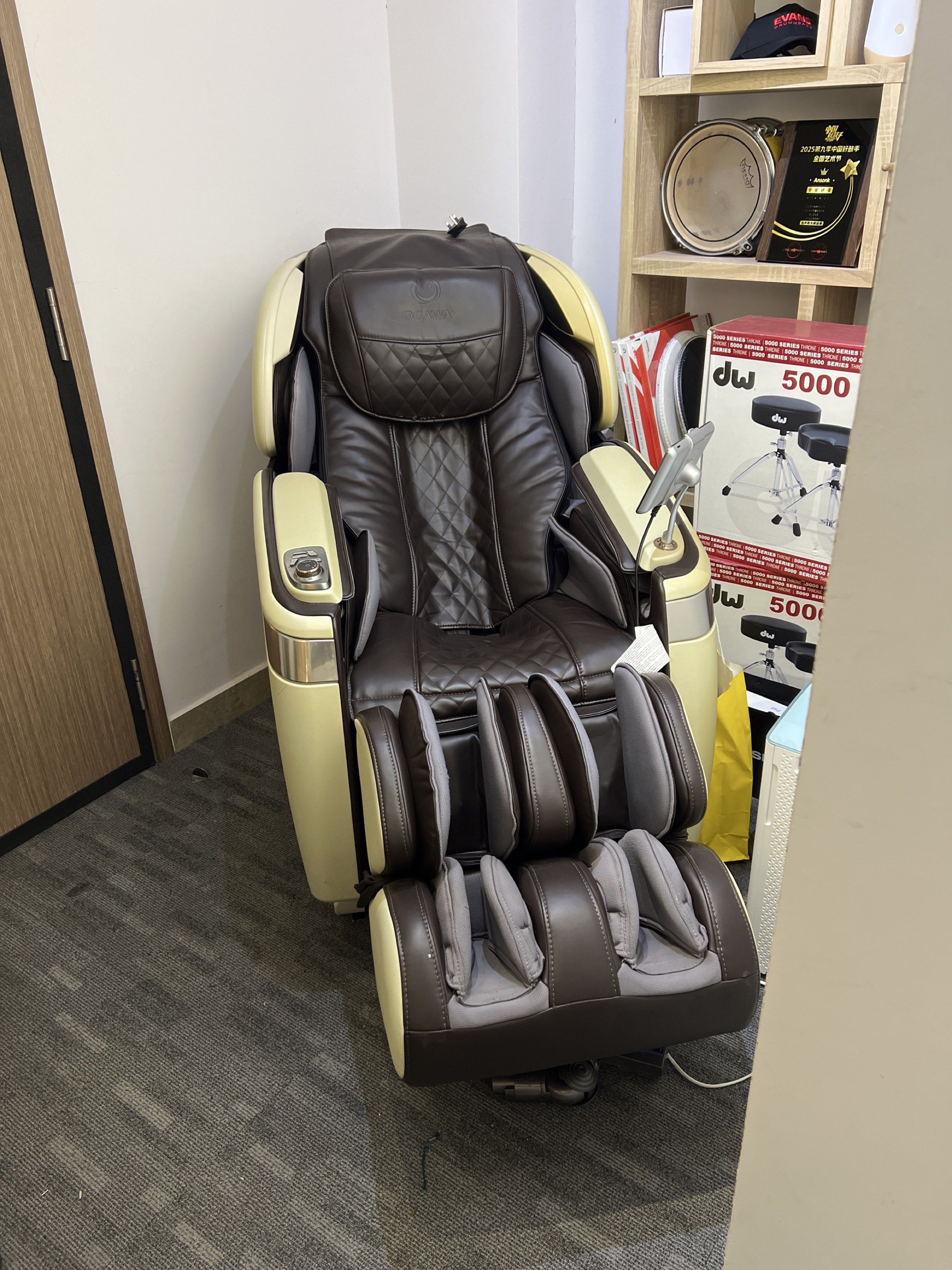 OGAWA massage chair, Health & Nutrition, Massage Devices on Carousell