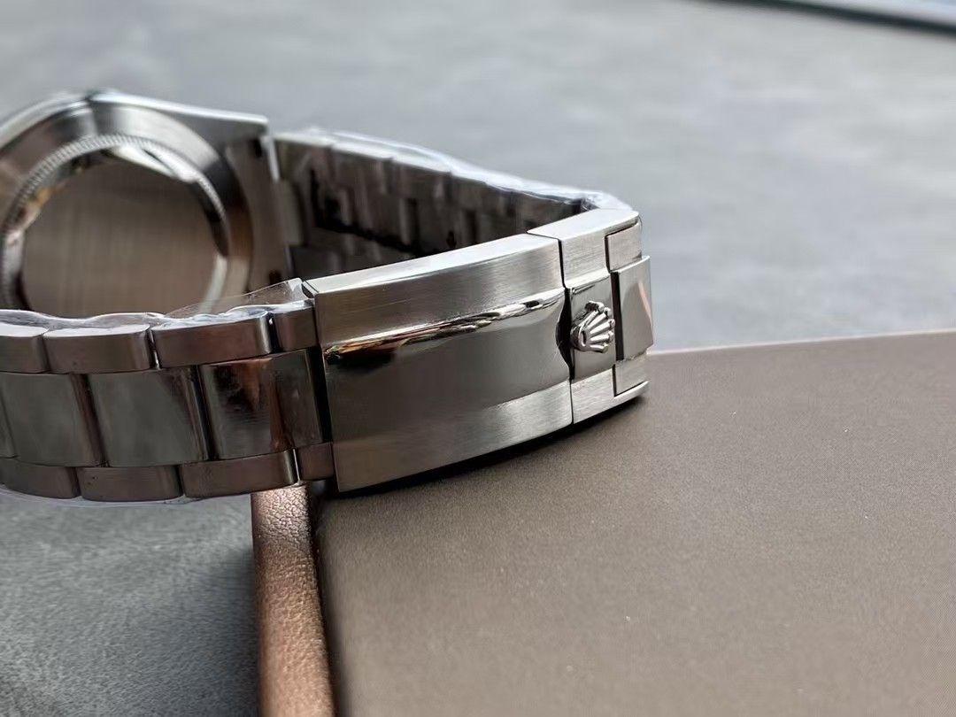 Rolex Daytona Chronograph Watch - Various types available, Luxury ...