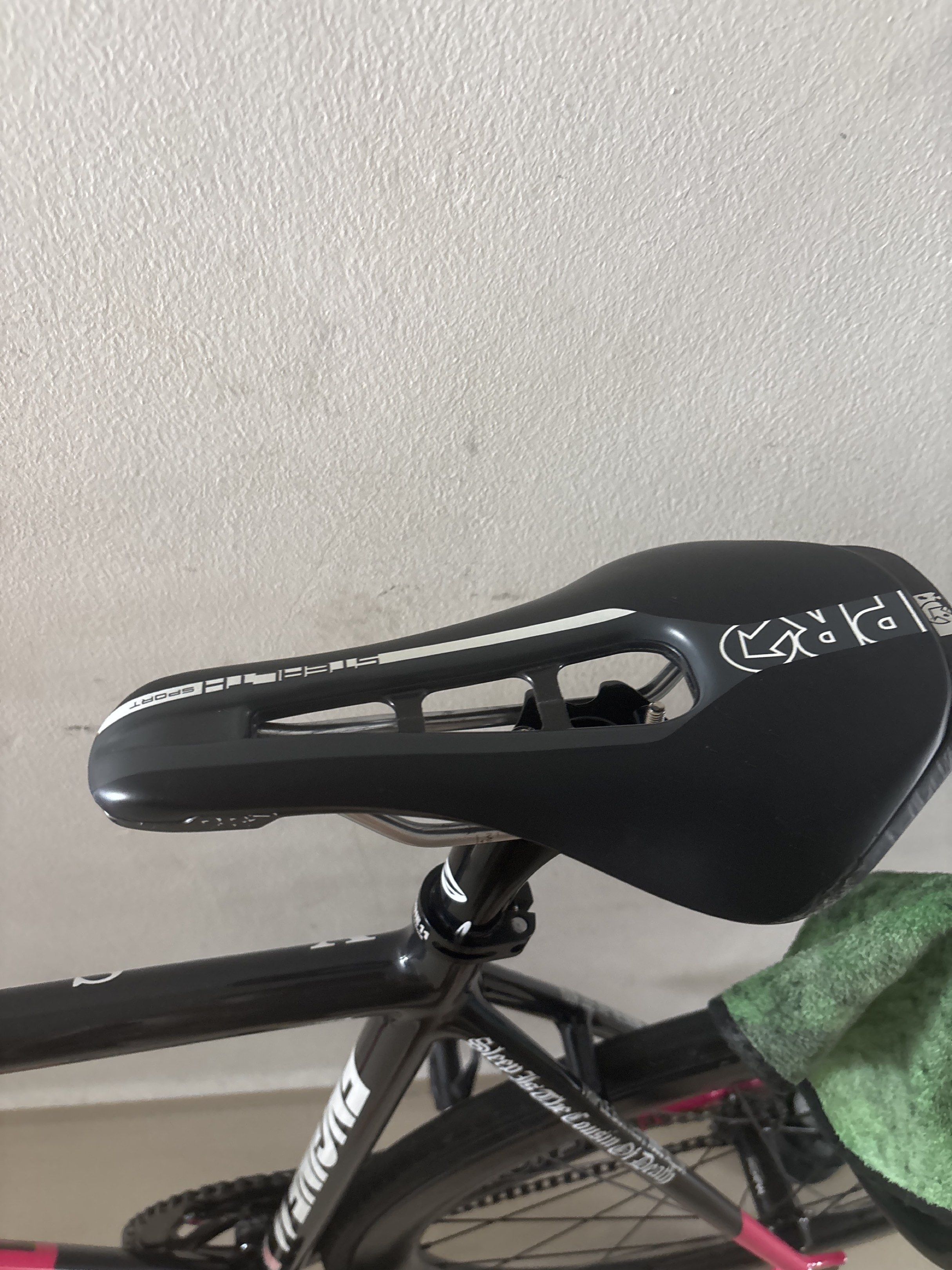 Shimano stealth pro saddle, Sports Equipment, Bicycles & Parts, Parts ...