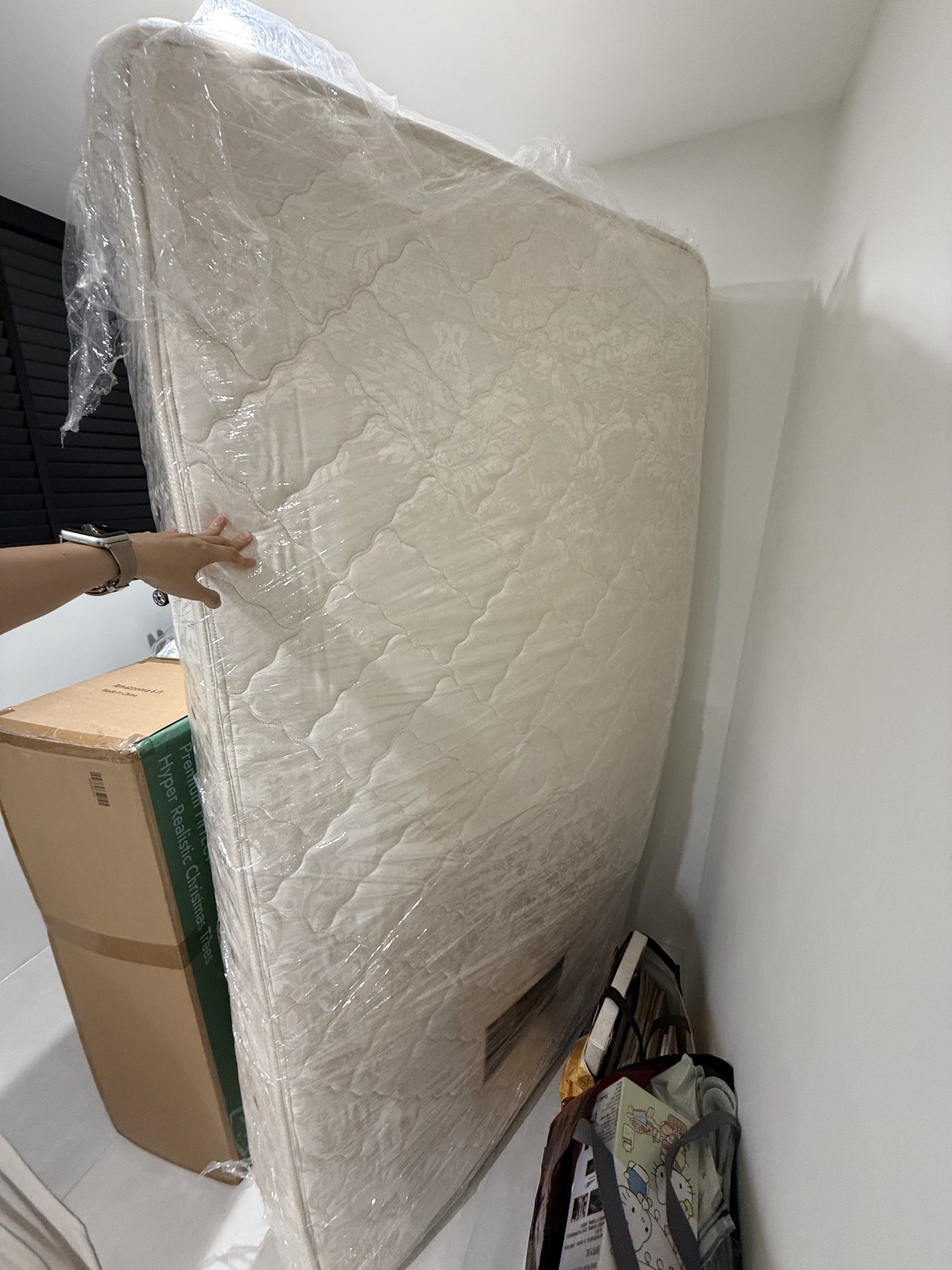 Simmons Night vision super single, Furniture & Home Living, Furniture ...