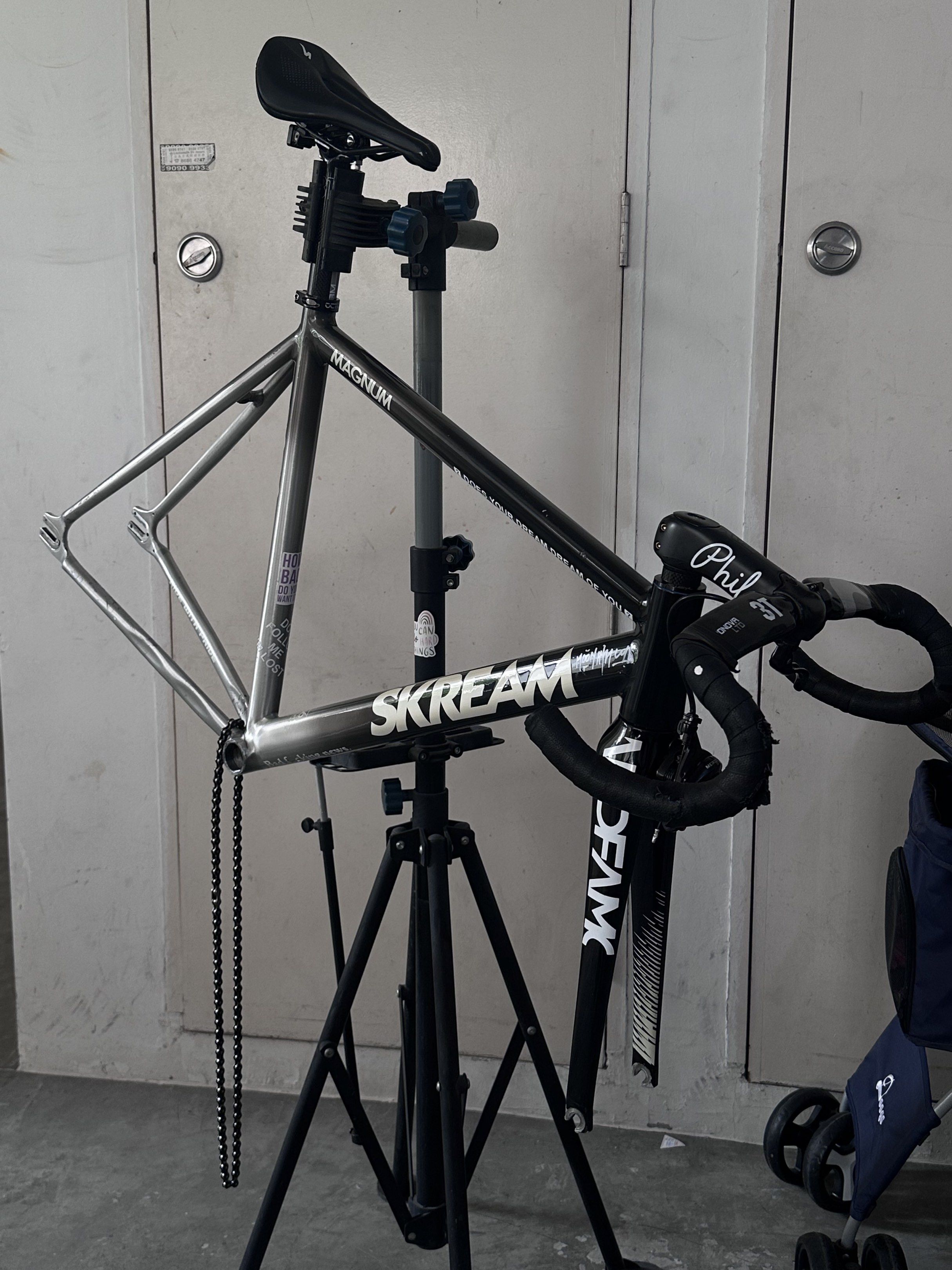 Skream Magnum 2020 w auth enve aero, Sports Equipment, Bicycles & Parts ...