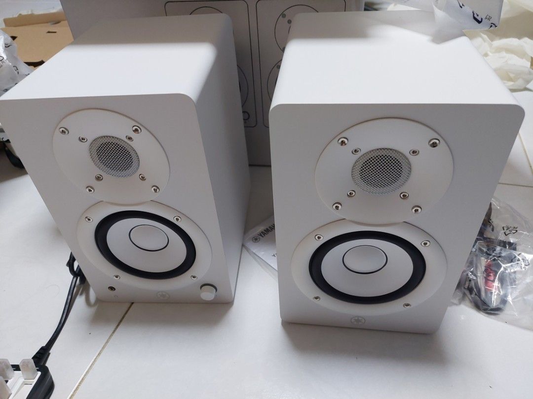 Yamaha HS4 Powered Studio Monitor Speakers - White, Audio, Soundbars ...