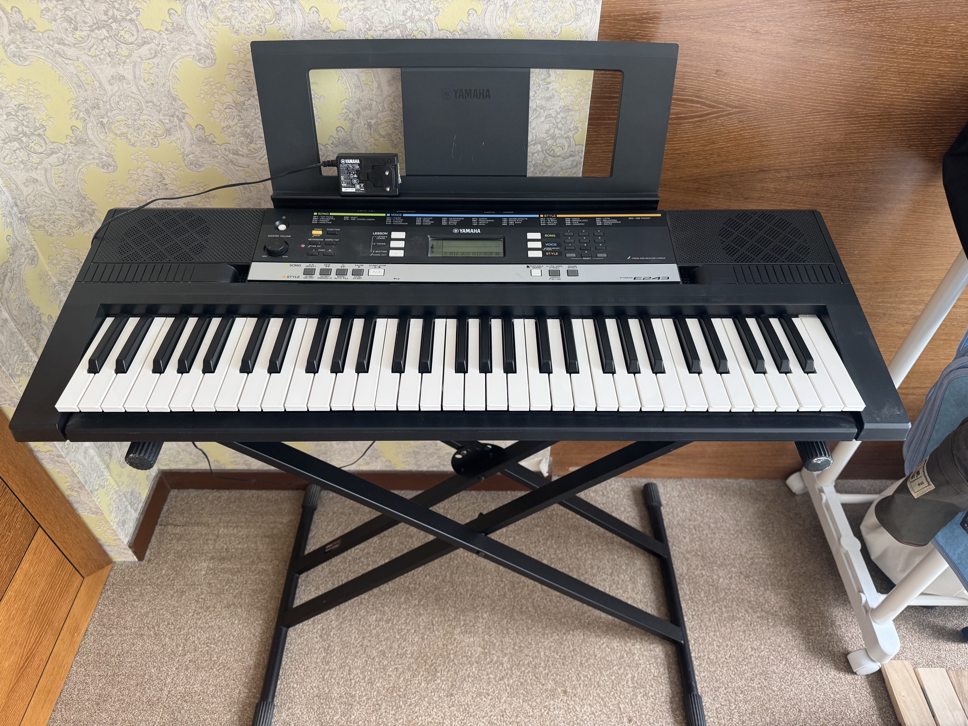 Yamaha PSR-E243 Electronic Keyboard with Stand, Hobbies & Toys, Musical ...