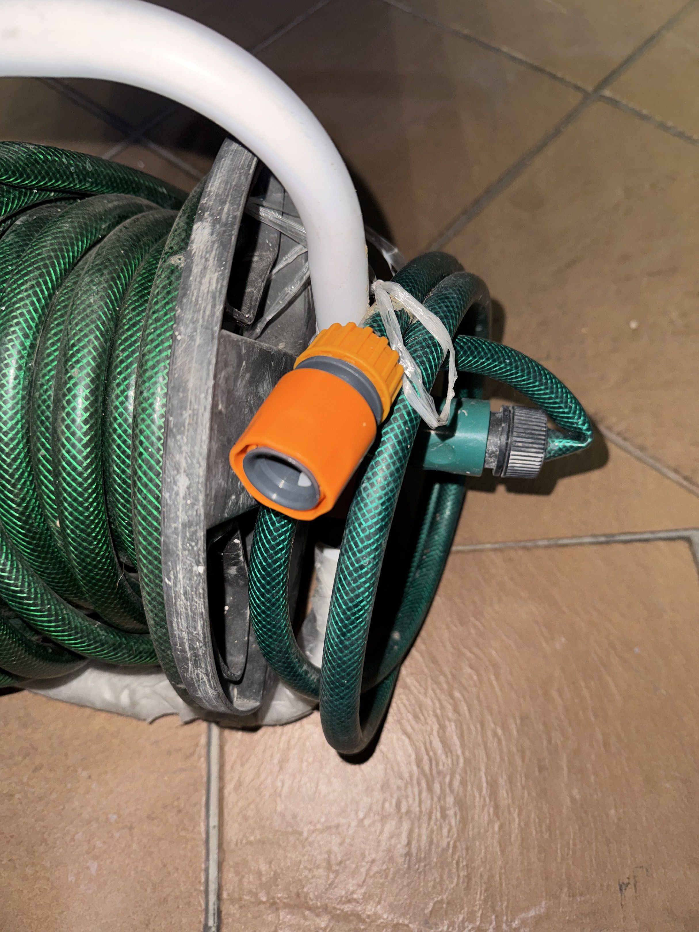 100cm hose, Furniture & Home Living, Gardening, Hose and Watering ...