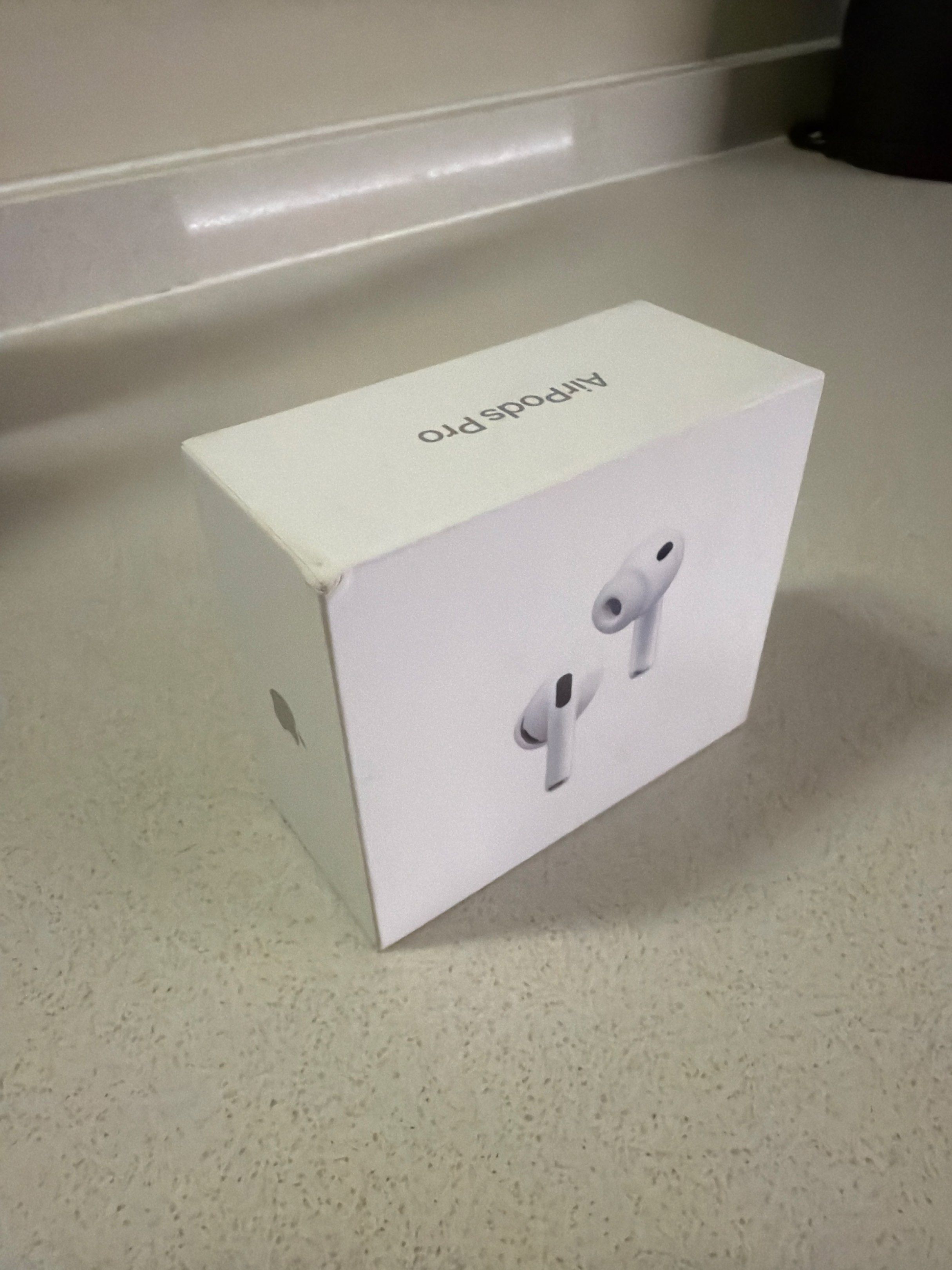 Apple AirPods Pro 3, Audio, Earphones on Carousell