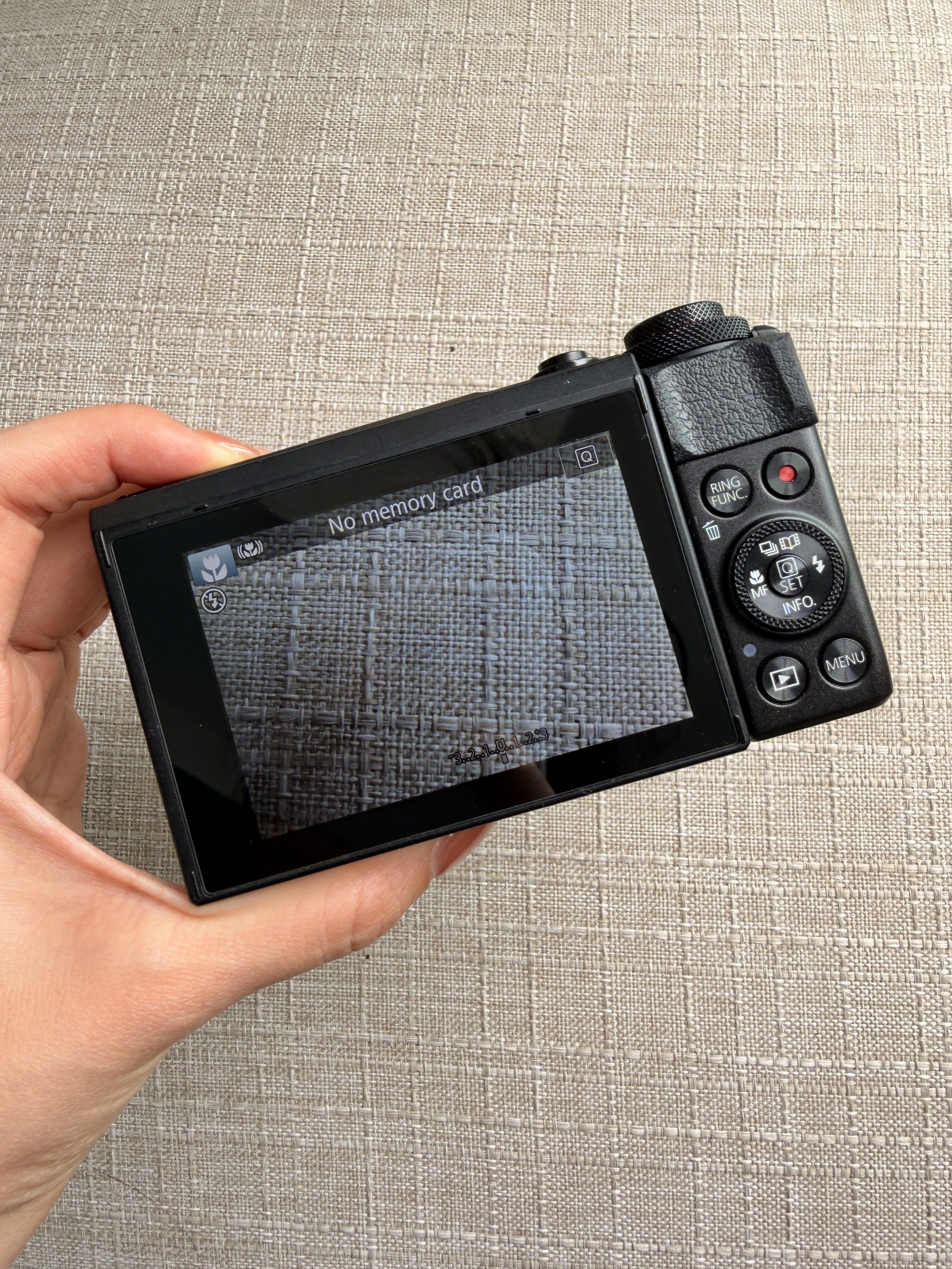 Canon PowerShot G7 X Mark II Camera, Photography, Cameras on Carousell