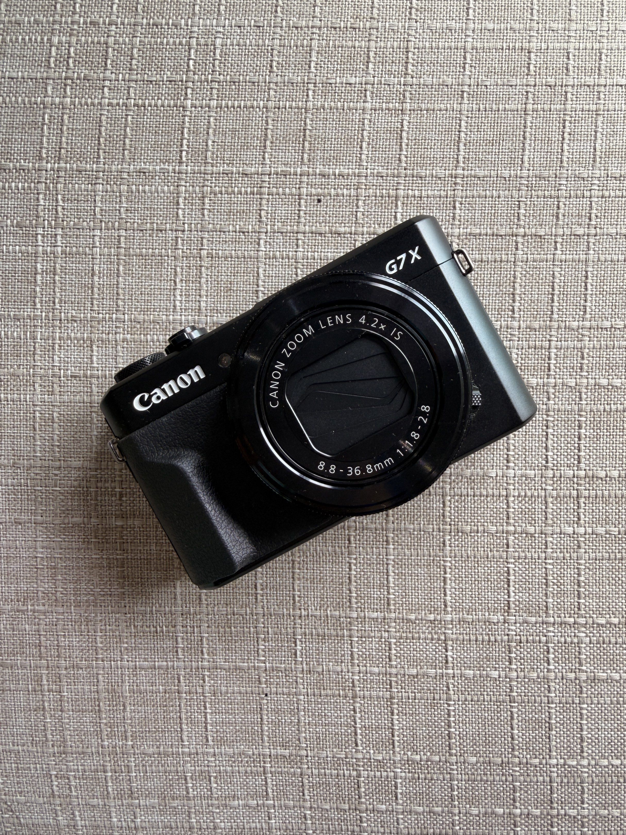 Canon PowerShot G7 X Mark II Camera, Photography, Cameras on Carousell