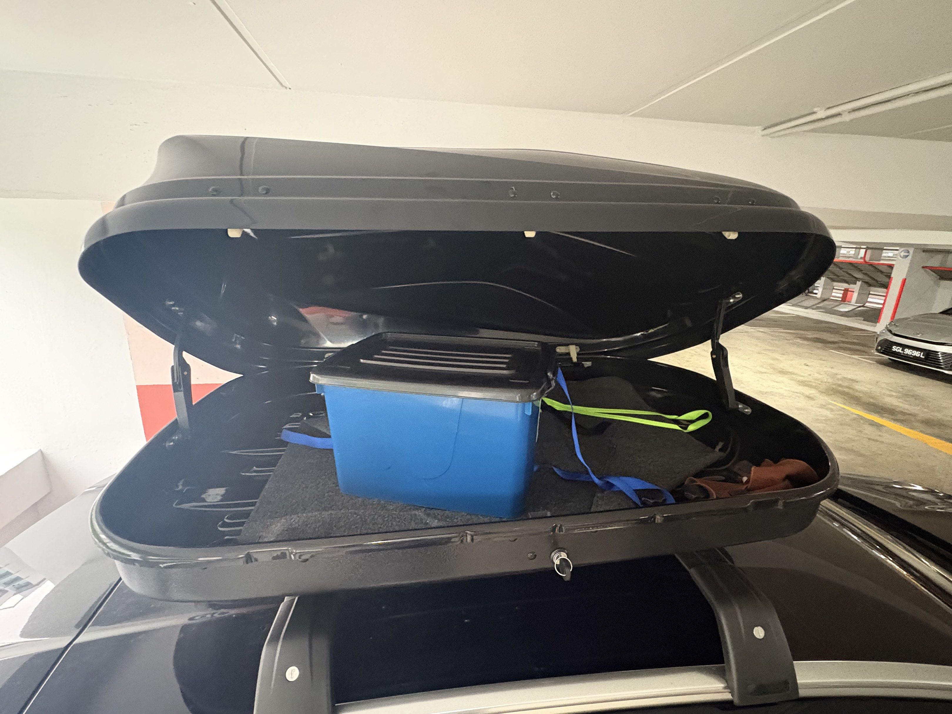 Car roof storage box with universal roof cross bars, Car Accessories ...
