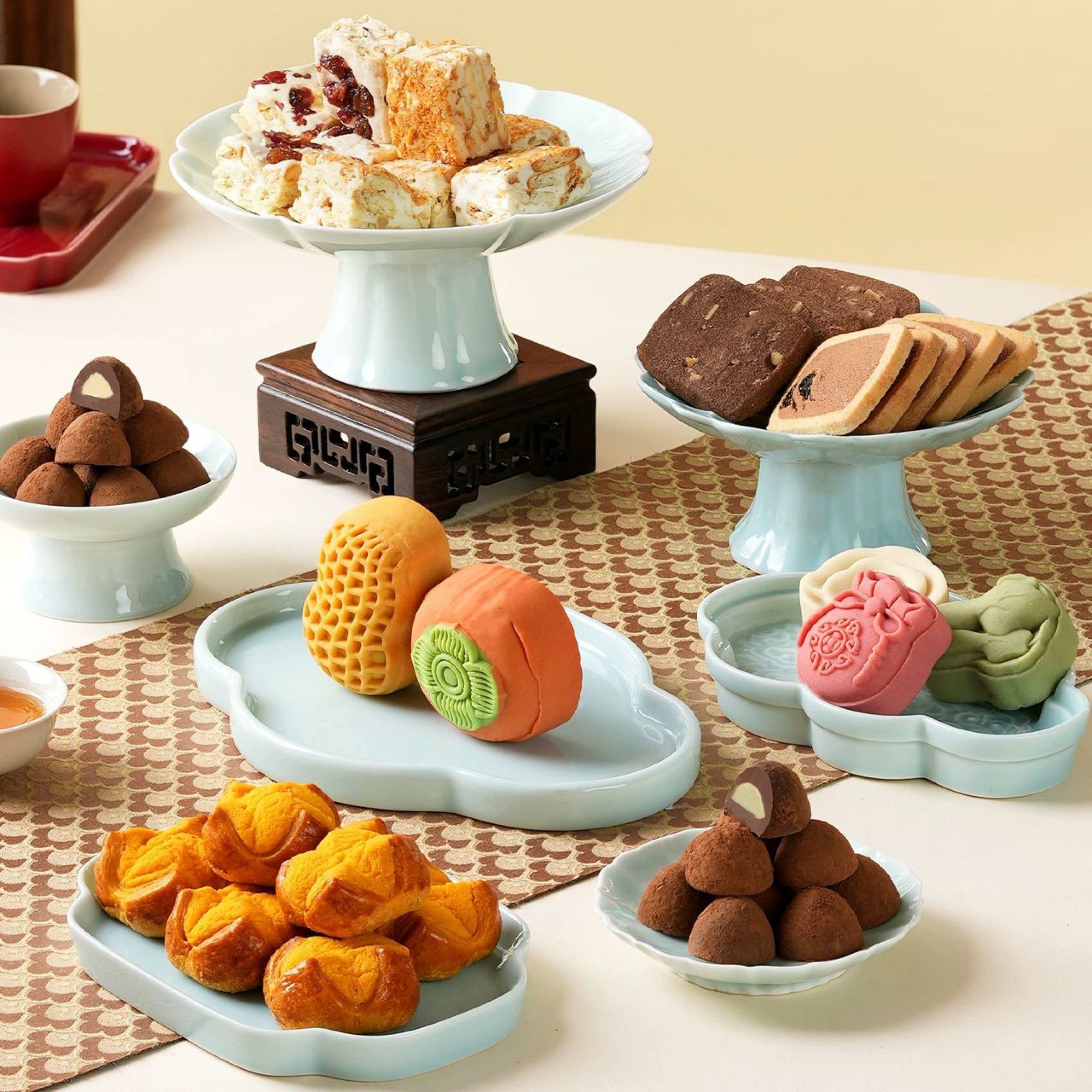 CHINESE NEW YEAR CNY COOKIES GIFT BOX, Food & Drinks, Gift Baskets ...