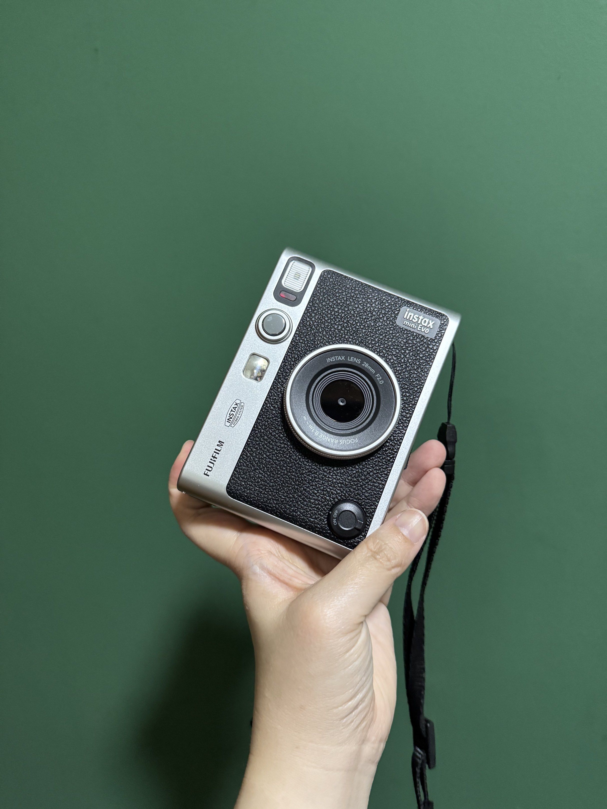 Fujifilm Instax Mini Evo, Photography, Cameras on Carousell