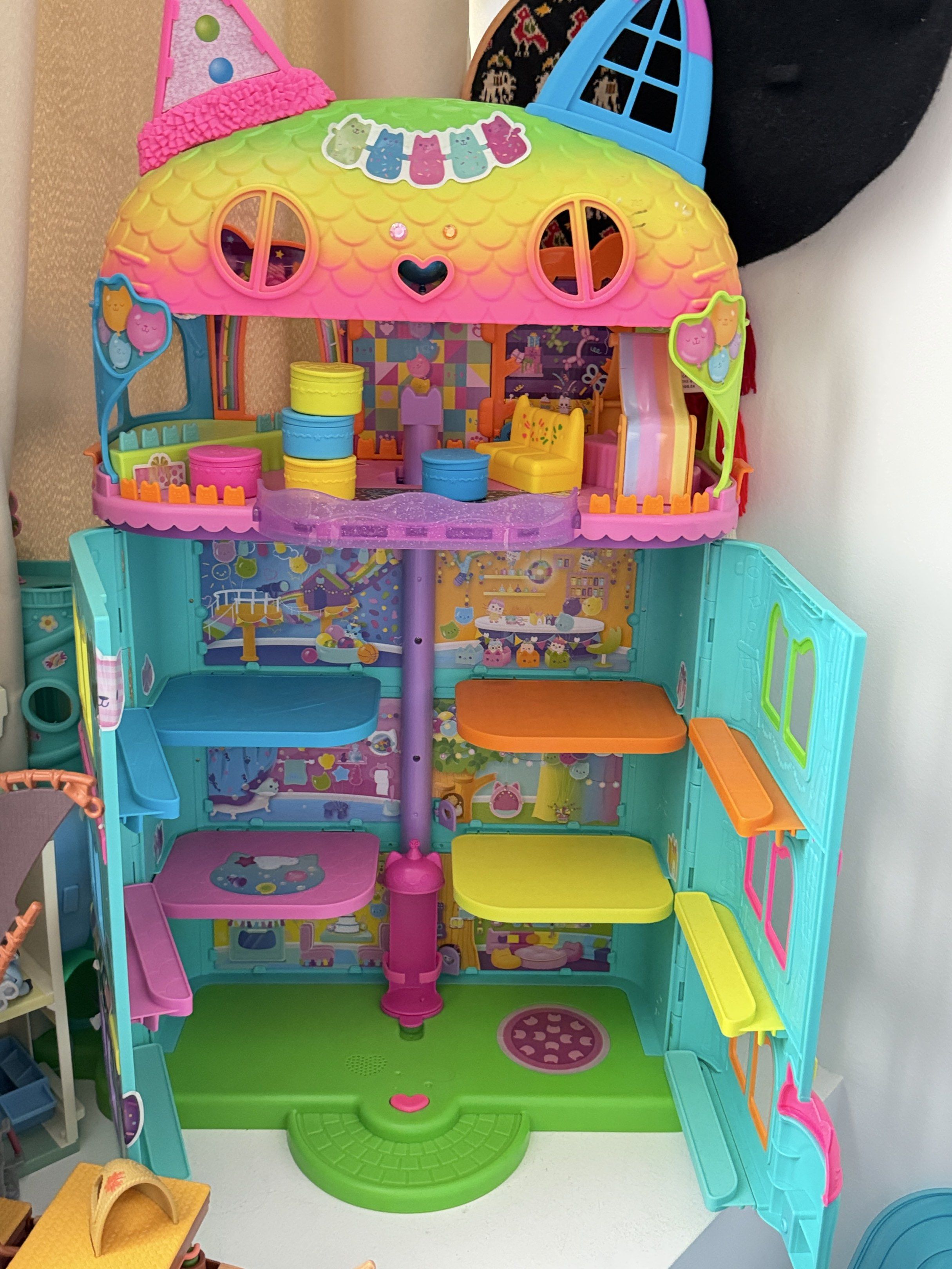 Gabby's Dollhouse Playset, Hobbies & Toys, Toys & Games on Carousell