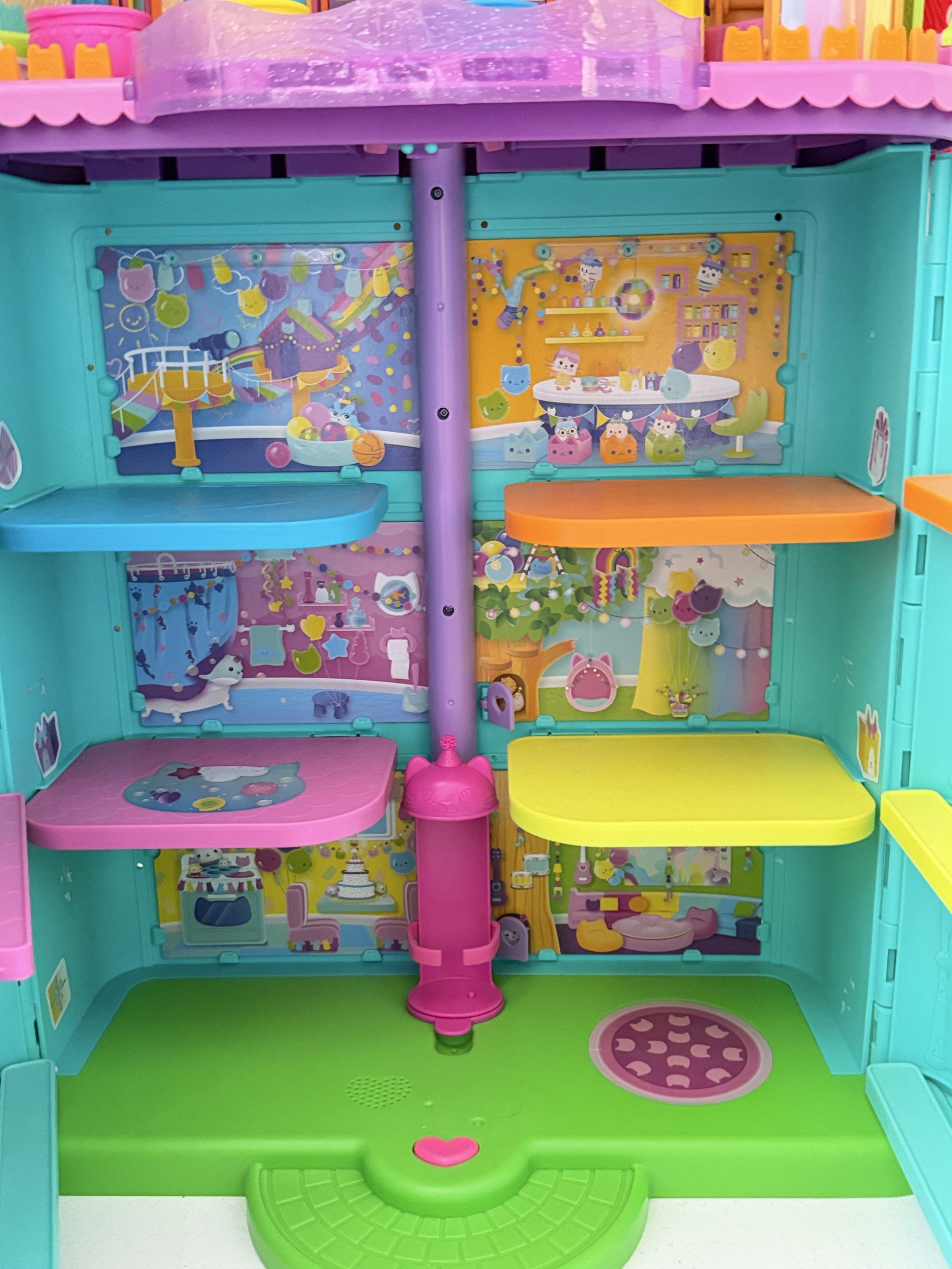 Gabby's Dollhouse Playset, Hobbies & Toys, Toys & Games on Carousell