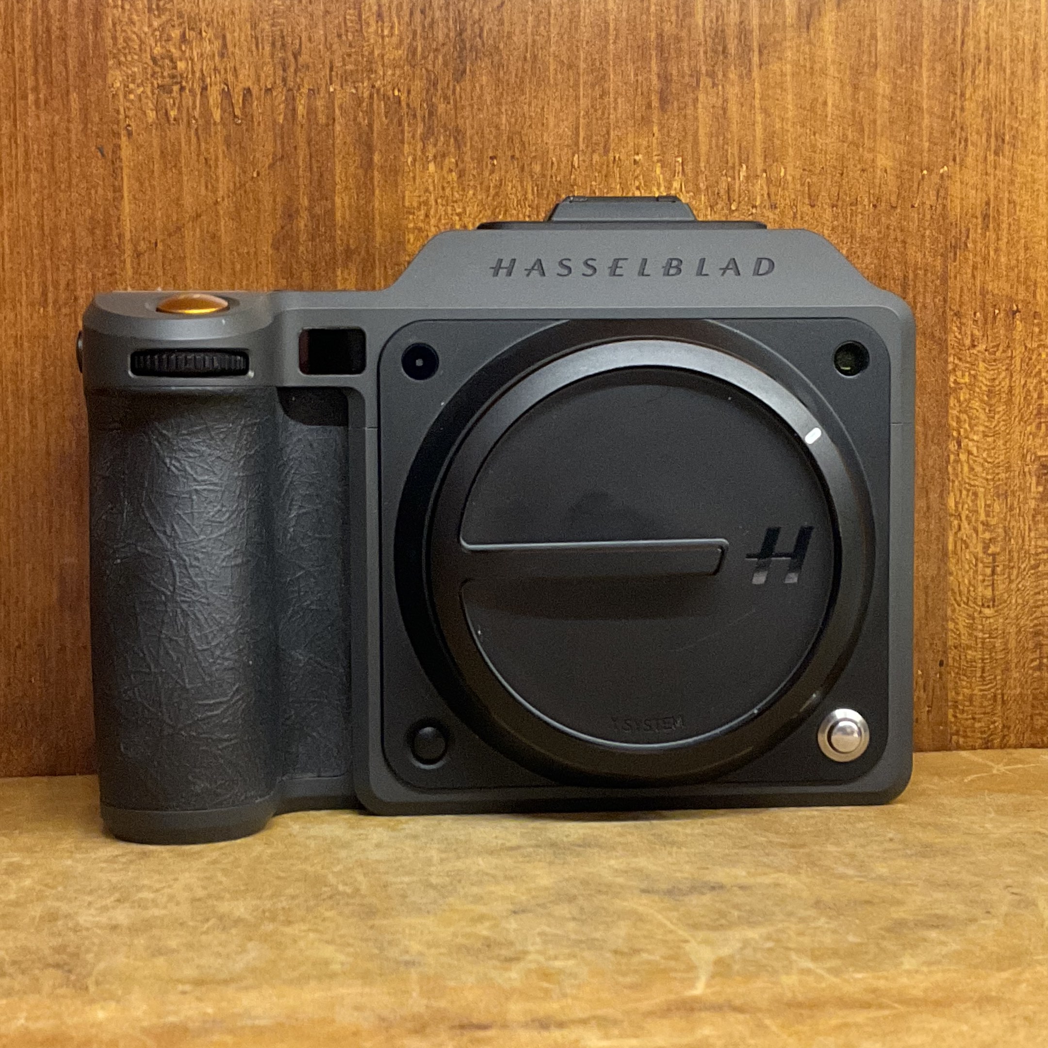 Hasselblad X2D II w/Box (XU25005458), Photography, Cameras on Carousell