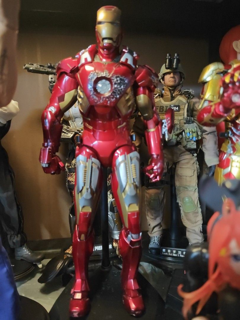 Hot Toys Iron Man Mark VII Action Figure Pre loved, Hobbies & Toys ...