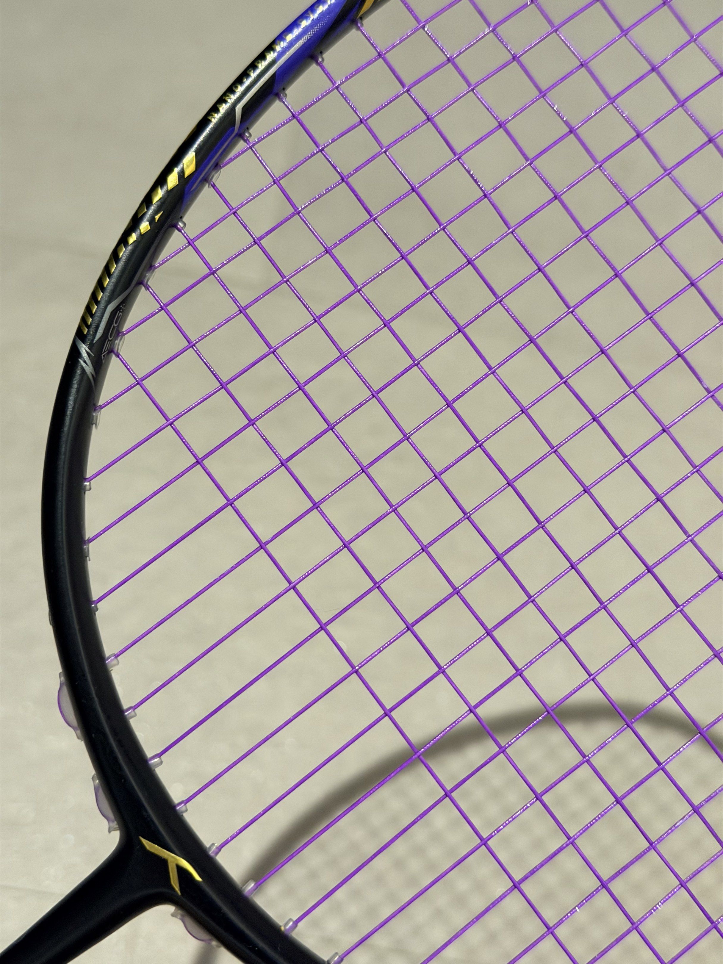 Hundred Badminton Racket Battle 600 4U with stringing, Sports Equipment ...