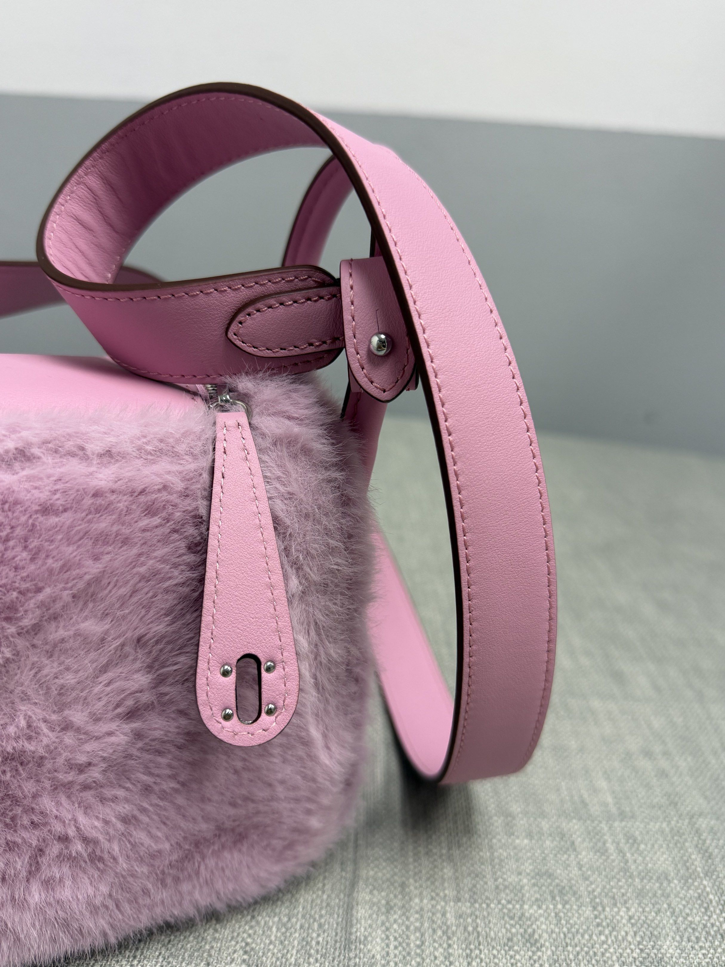 Jellycat Lindy bag, Women's Fashion, Bags & Wallets, Cross-body Bags on ...