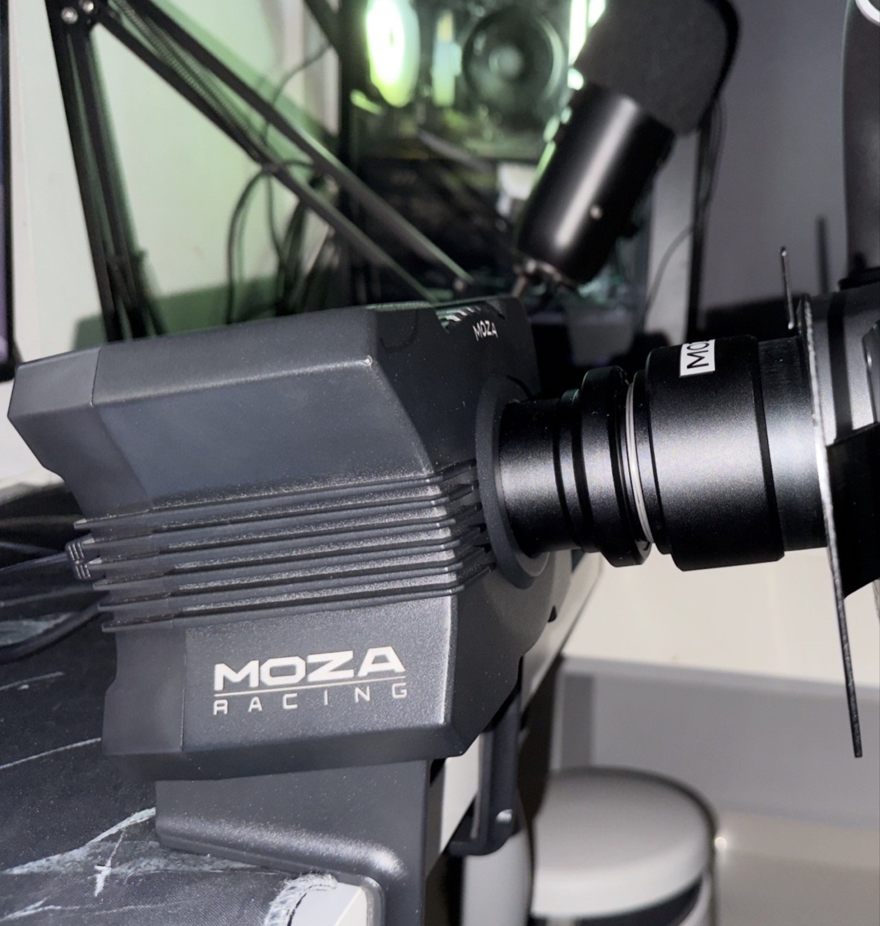 MOZA R5 All-in-One PC Gaming Racing Simulator 3PCS Bundle: 5.5Nm Direct ...