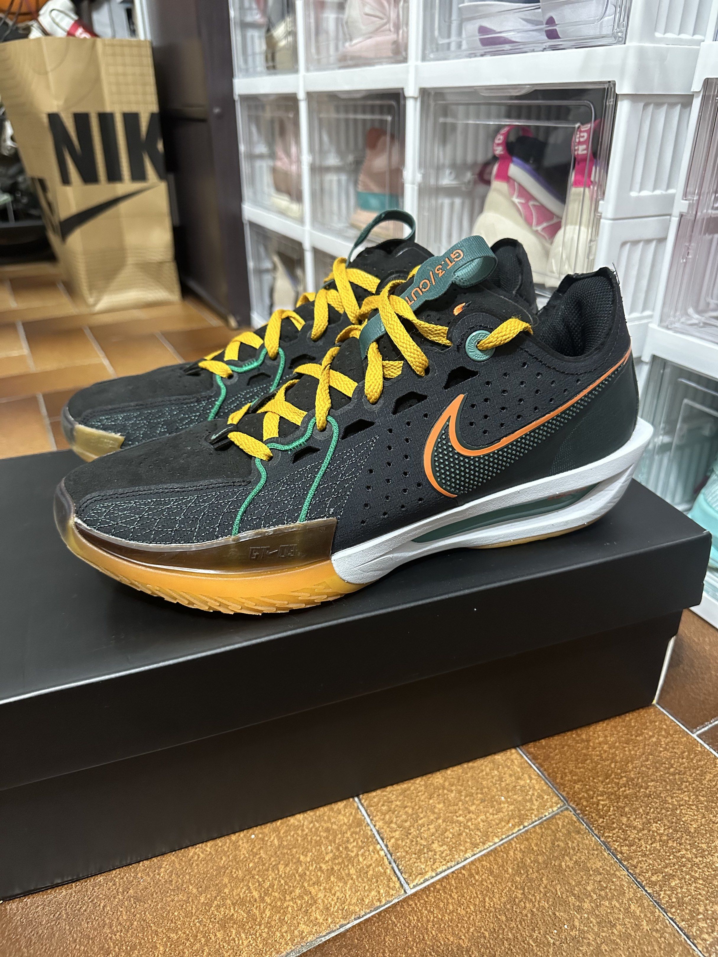 nike gt cut 3 basketball shoes, Men's Fashion, Footwear, Sneakers on ...