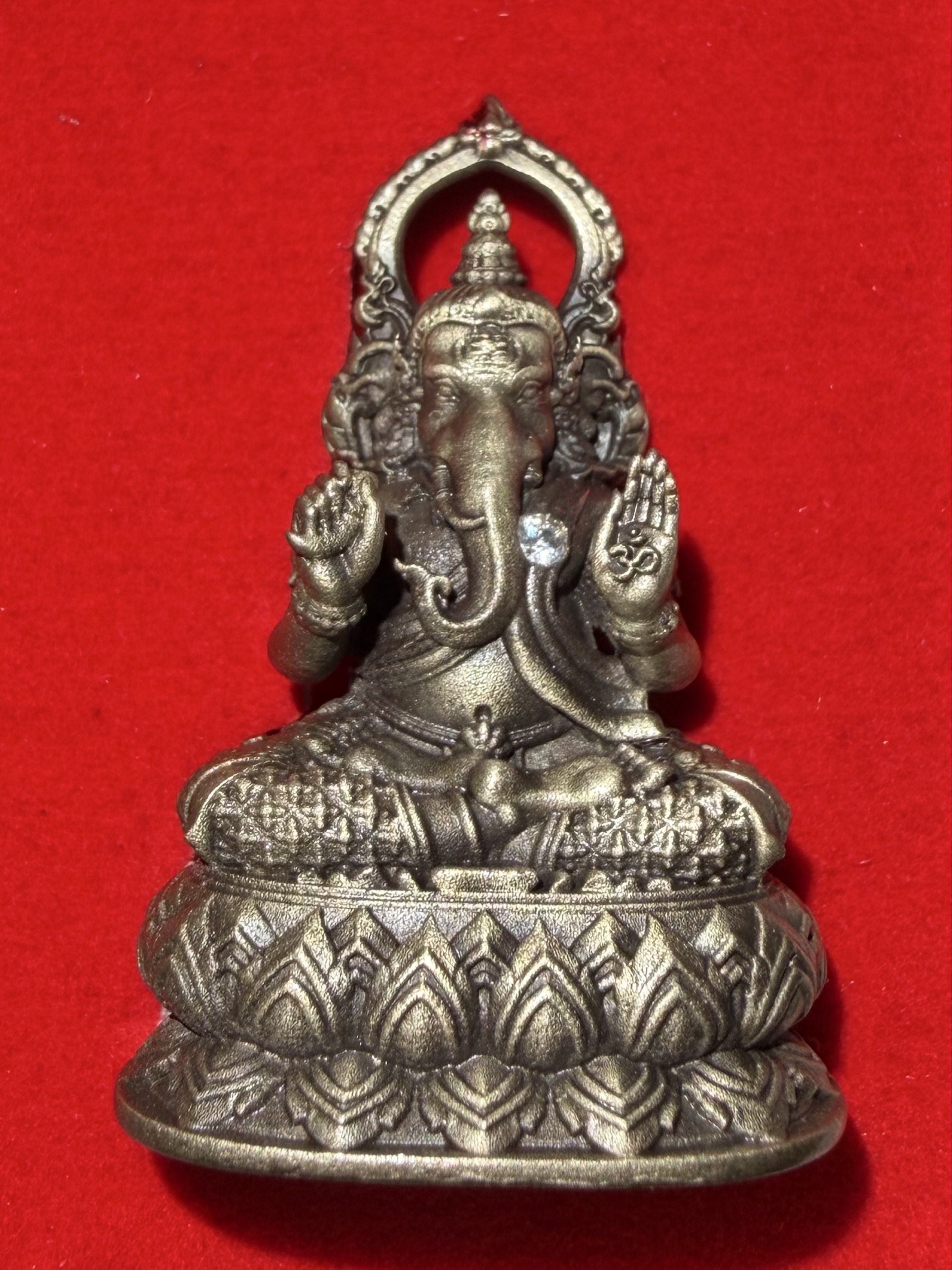 Phra Pikanet (Roop Lor), Hobbies & Toys, Religious Items on Carousell