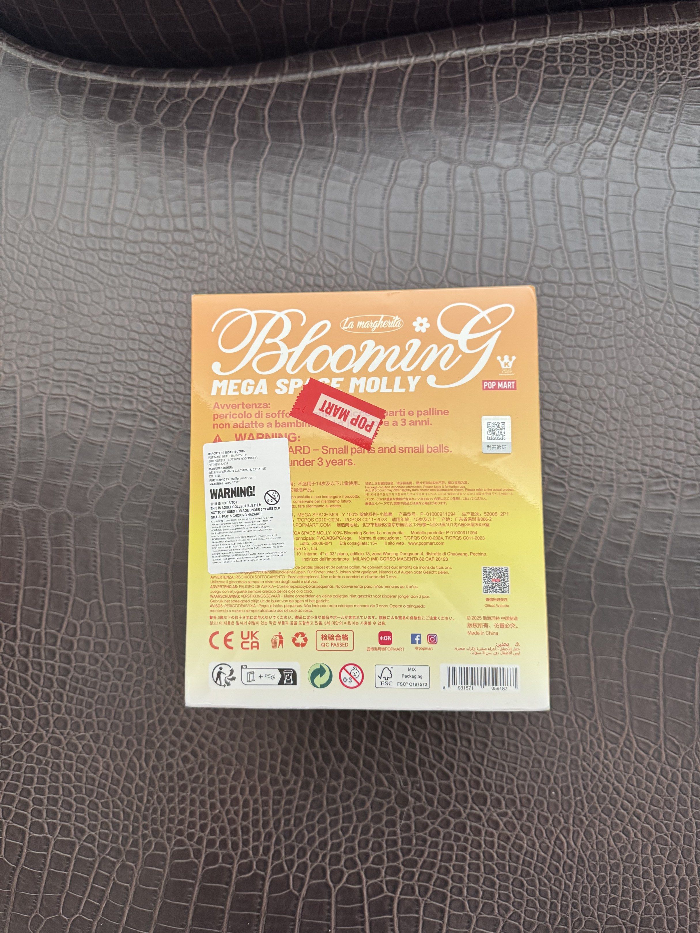 POP MART MEGA SPACE MOLLY Blooming Figure (Italy), Hobbies & Toys, Toys ...