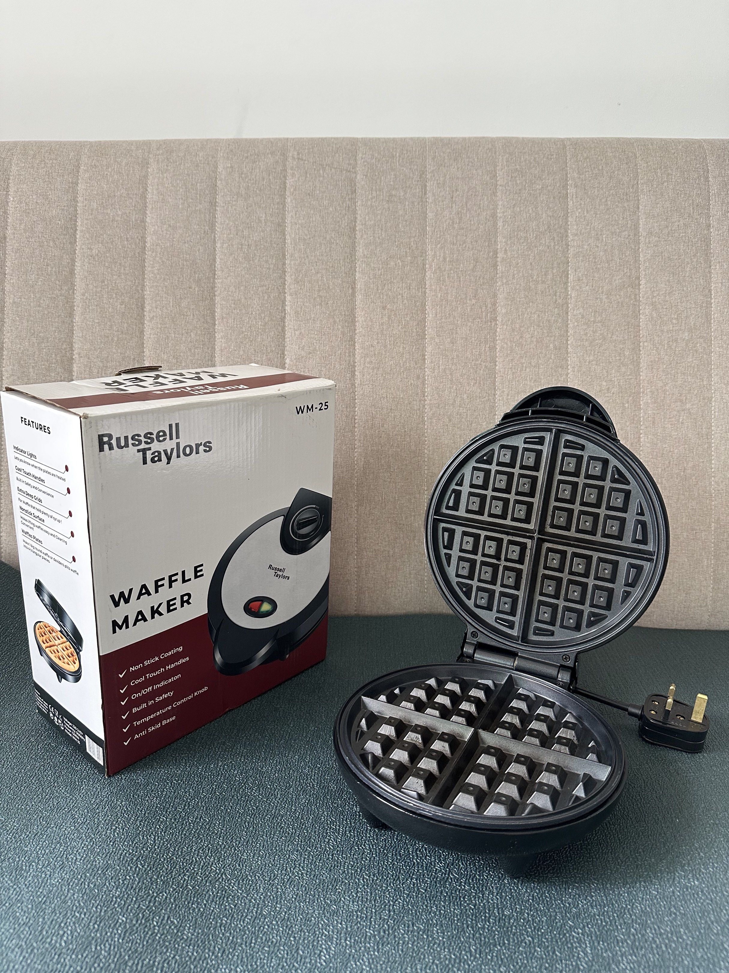 Russell Taylor waffle maker wm-25, Furniture & Home Living, Kitchenware ...