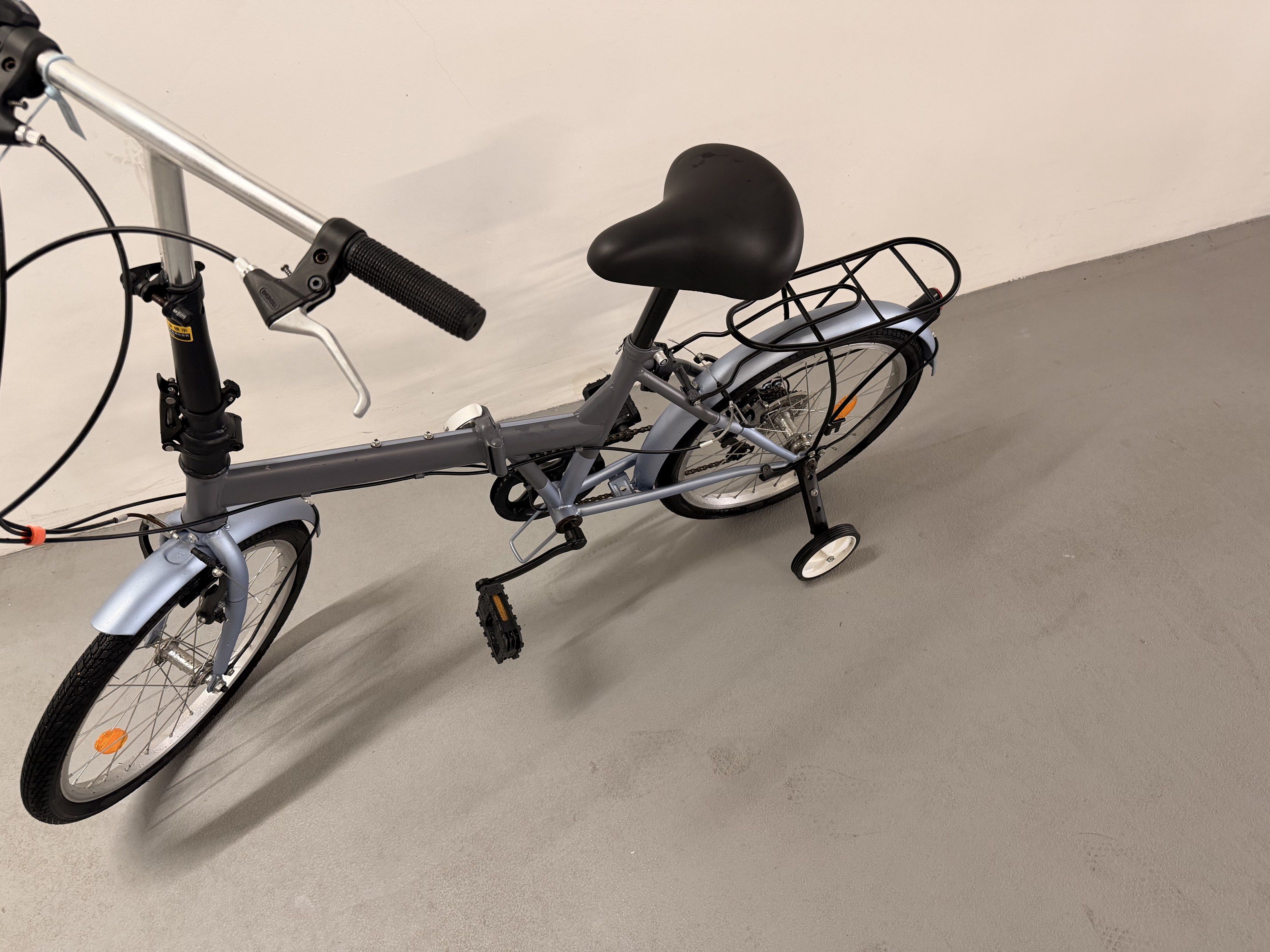 Shimano Folding Bike with Training Wheels, Sports Equipment, Bicycles ...