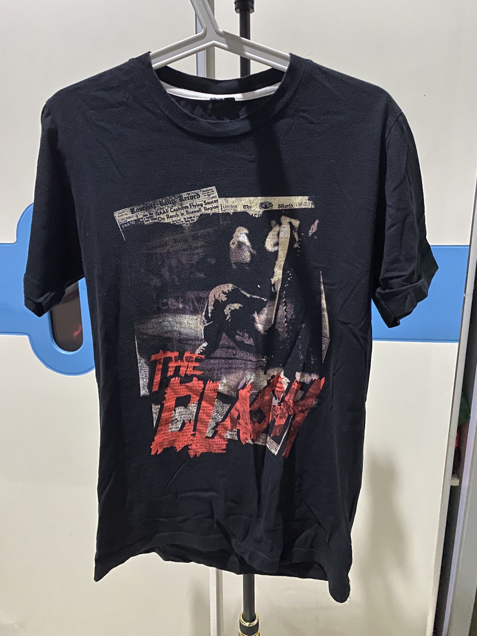 The Clash - Newspaper Headline (bootleg), Fesyen Pria, Pakaian , Atasan ...