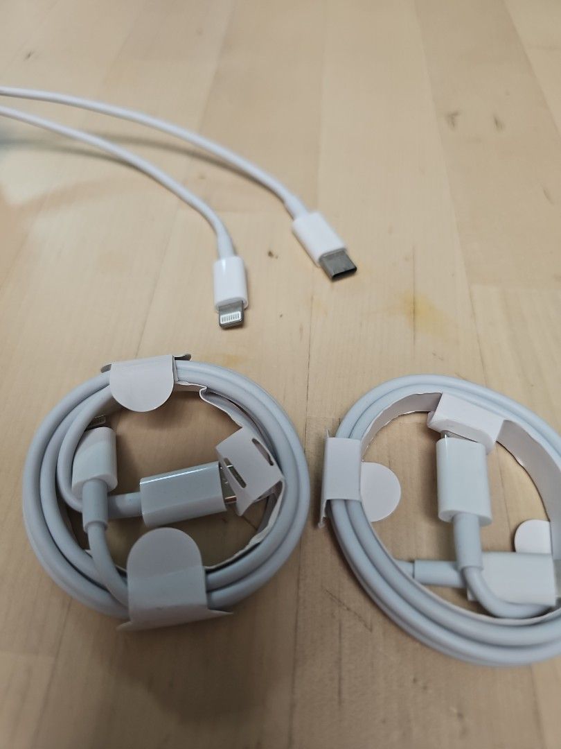 USB C to lightning cable, Mobile Phones & Gadgets, Mobile & Gadget ...