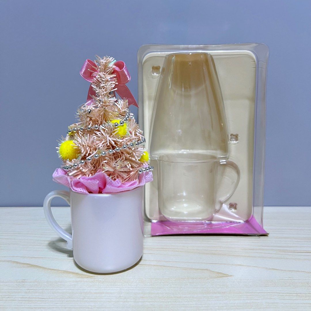 2003 Sanrio Hello Kitty Mini Christmas Tree Display (NO BOX) 15cm - Php ...