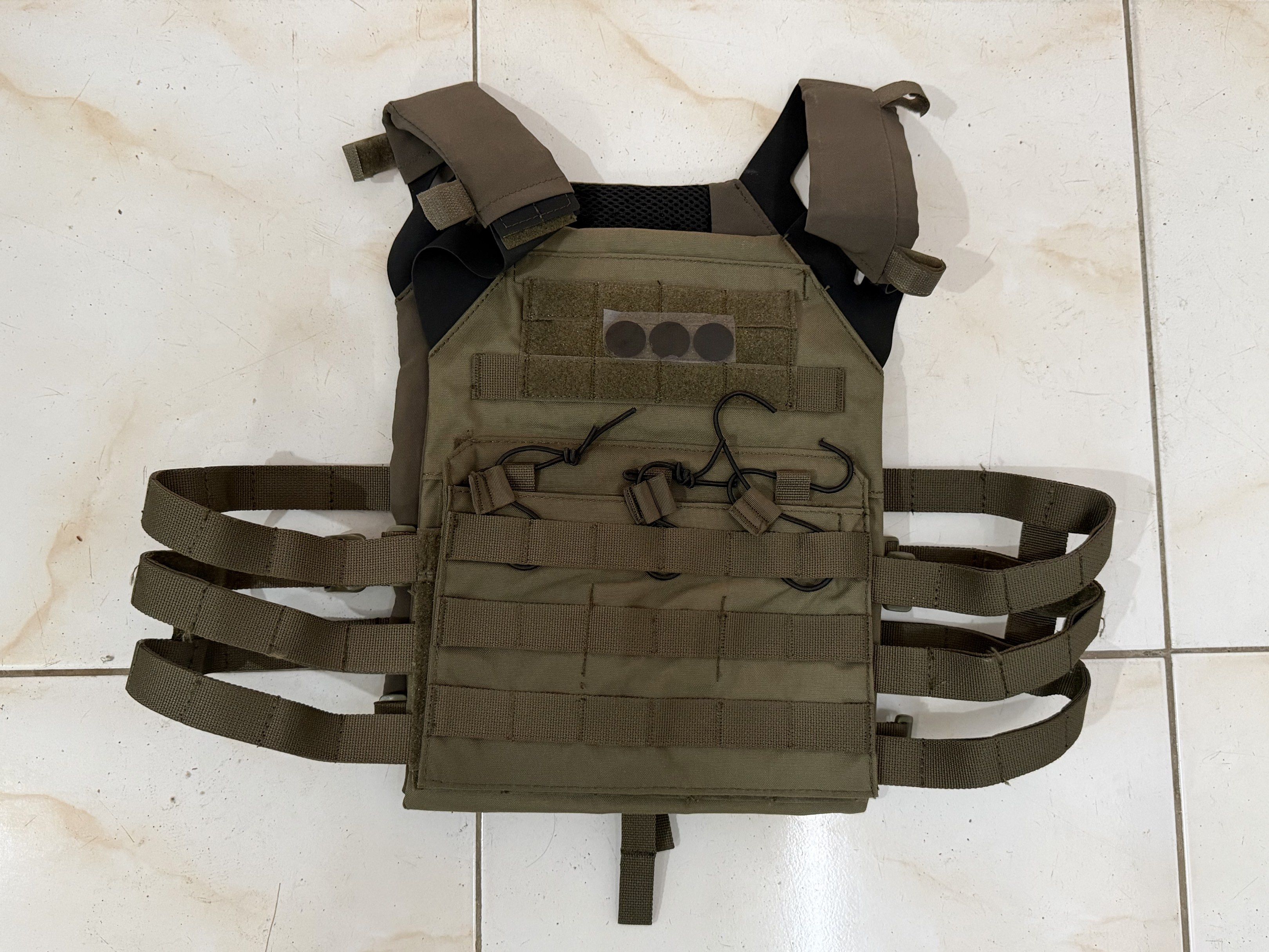 Crye Precision JPC 1.0 Plate Carrier, Everything Else, Others on Carousell