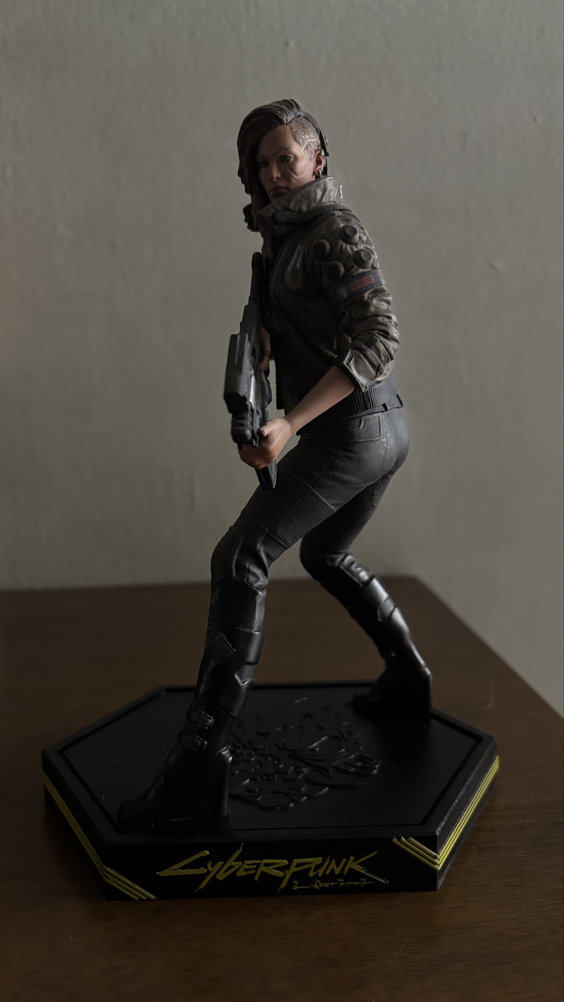 Cyberpunk 2077 V Statue, Hobbies & Toys, Toys & Games on Carousell