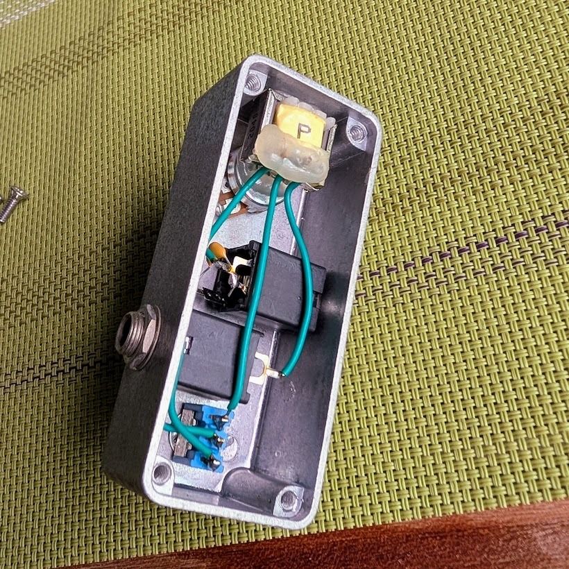 Happy Valley Analog Passive Pickup Simulator, Hobbies & Toys, Music ...